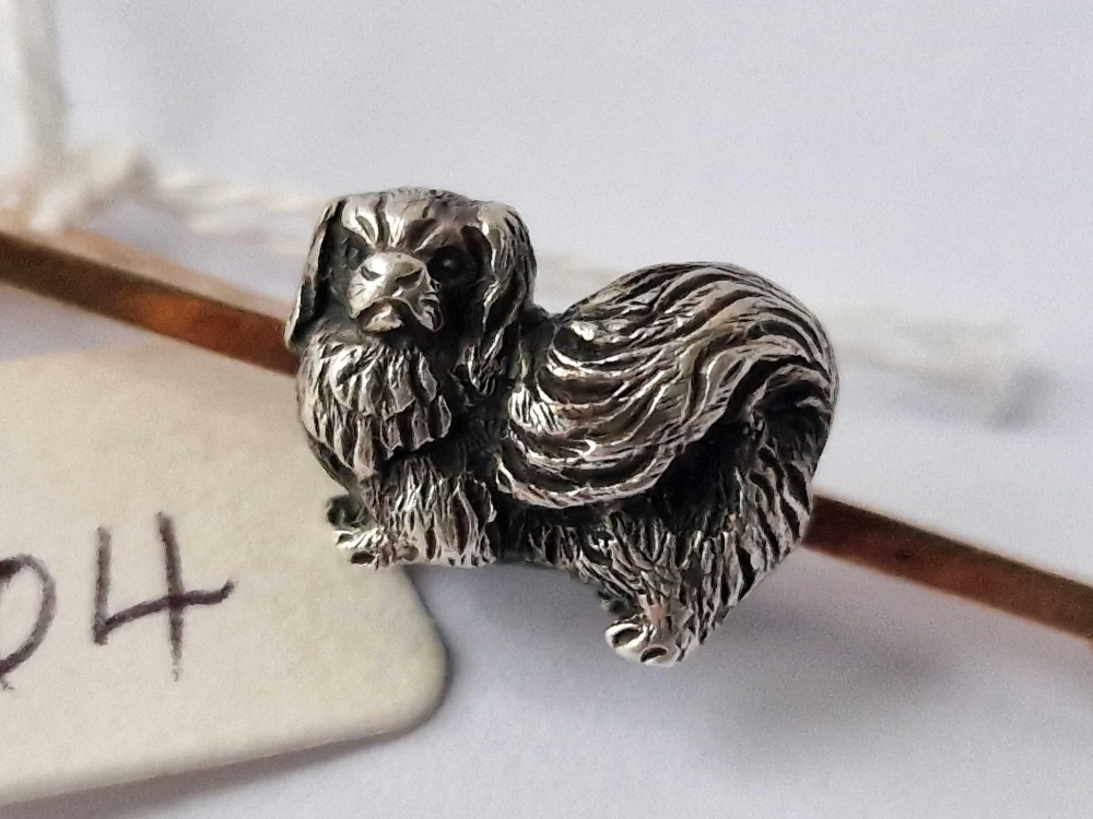 A 9Ct And White Metal Pekingese Bar Brooch 6.7 Gms