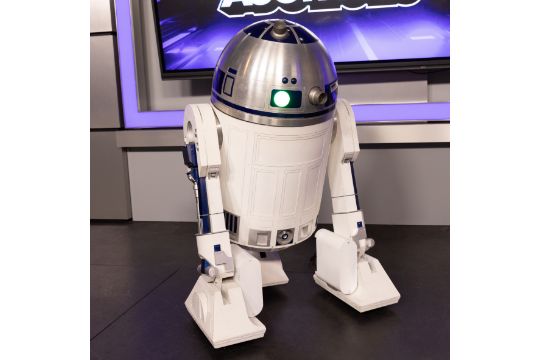 A fully animatronic R2D2 from the Disney Plus series, Obi-Wan Kenobi ...