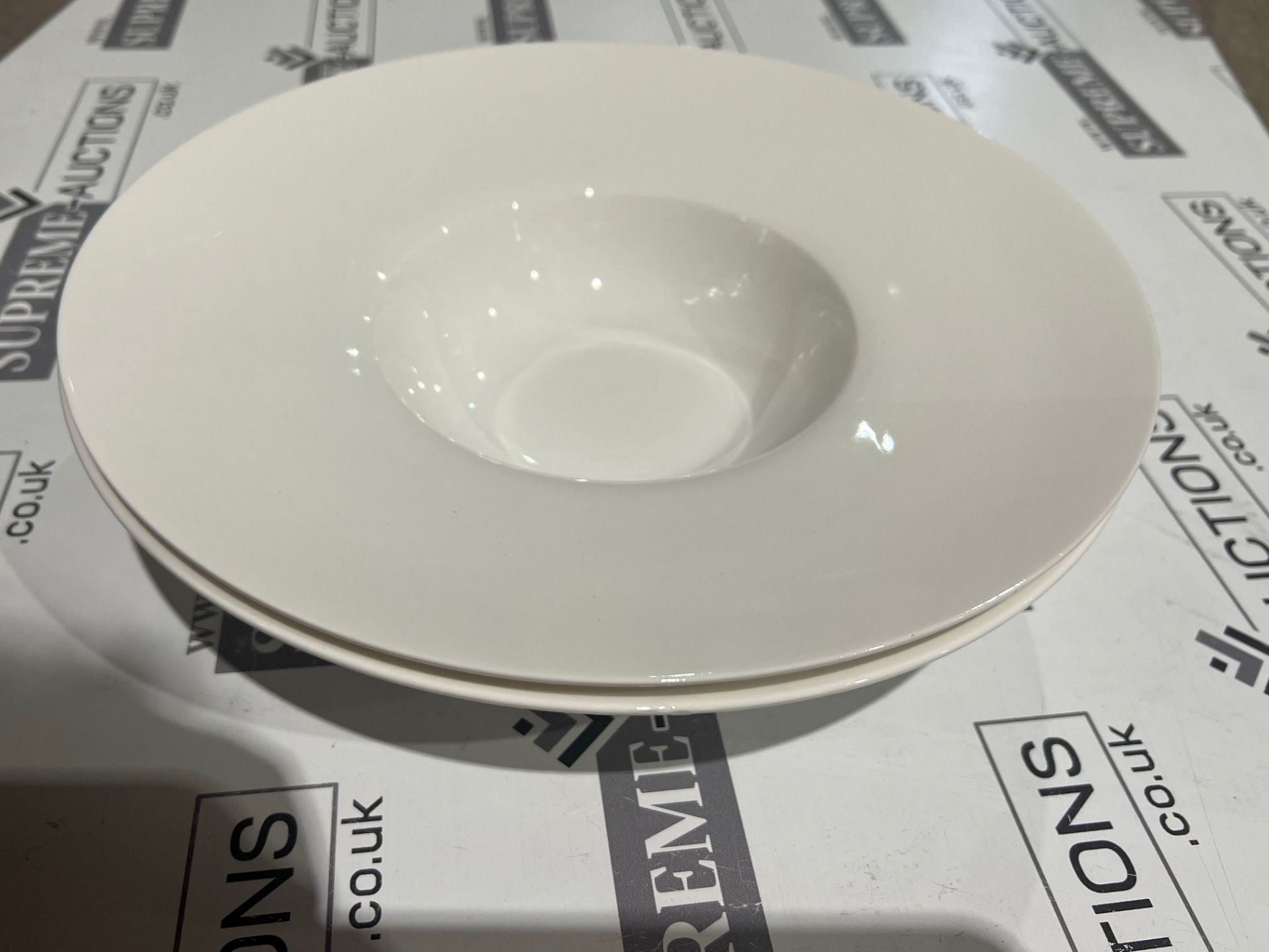 72 X BRAND NEW ARTMADIS NOVASTYL FLOAT BOWL Exuding elegance and ...