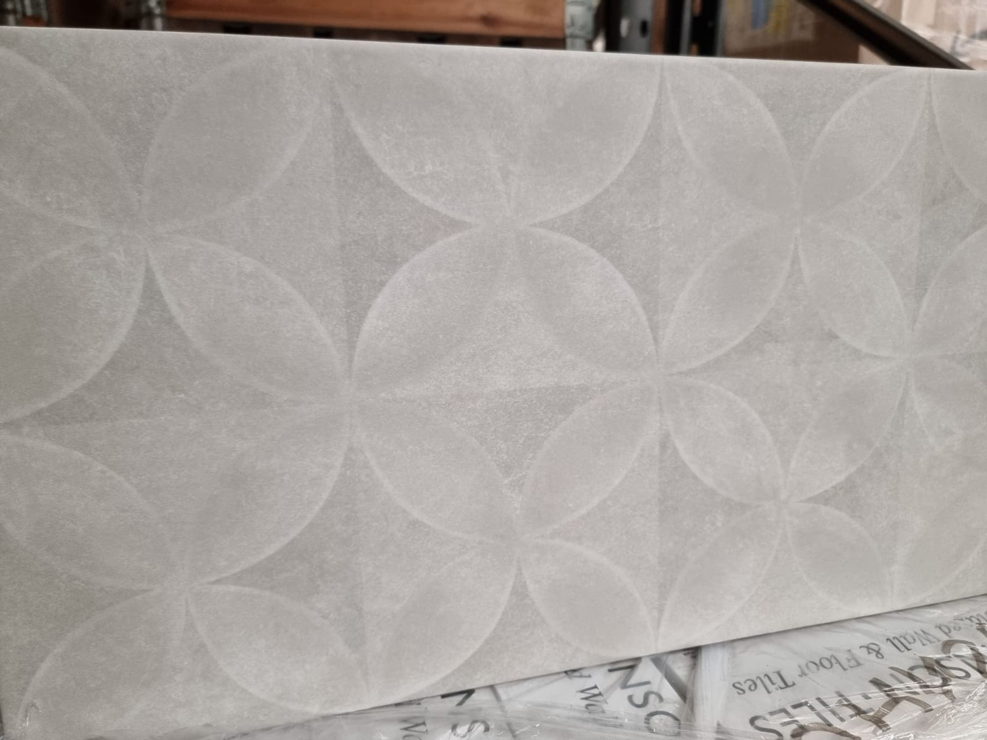 11 X PACKS OF Johnson Tiles Colysee - Premium Pearl Tiles. Size 600 x ...