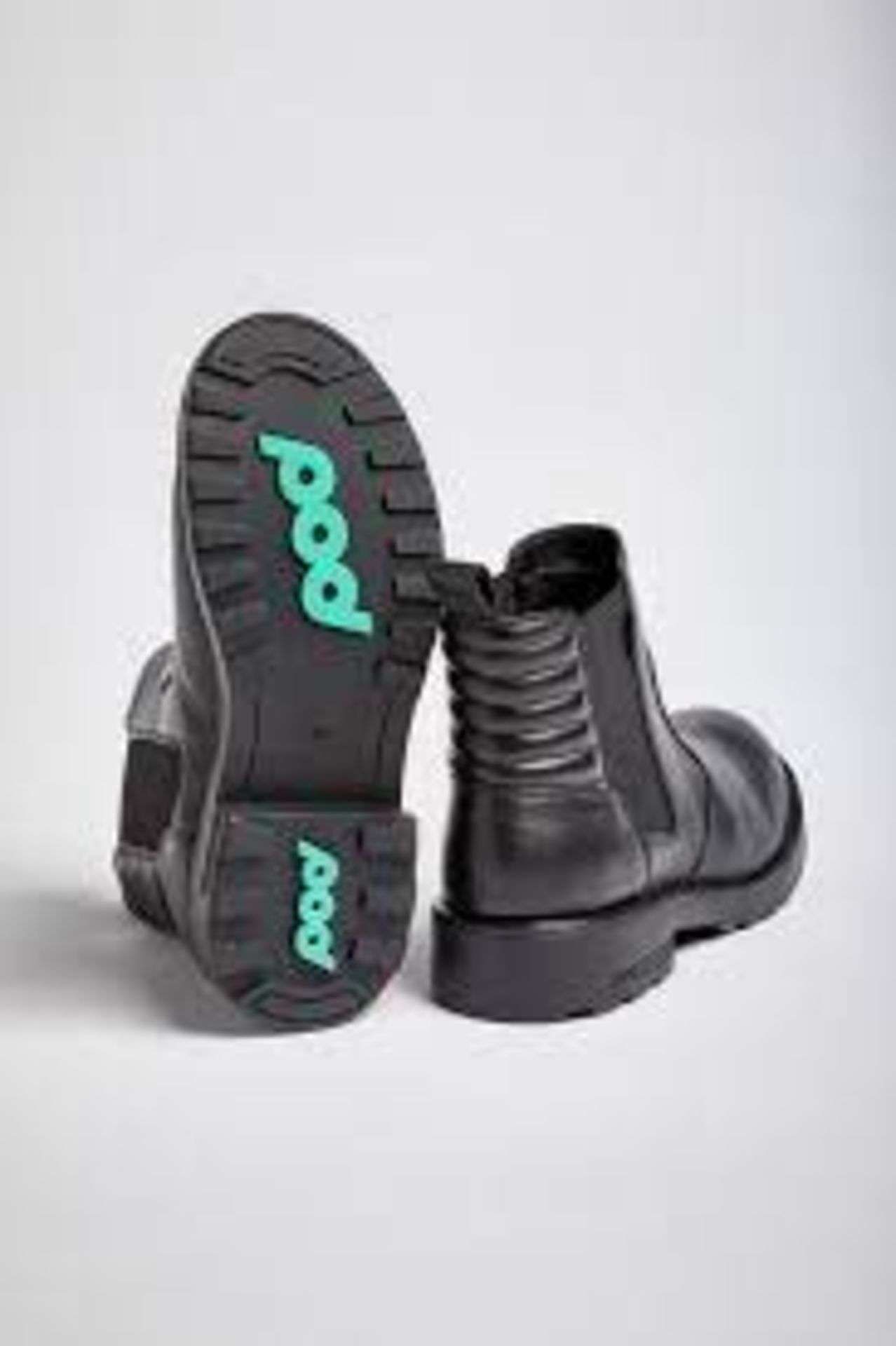 TRADE LOT 20 X BRAND NEW BOXED POD SHOES IN VARIOUS STYLES AND SIZES ...
