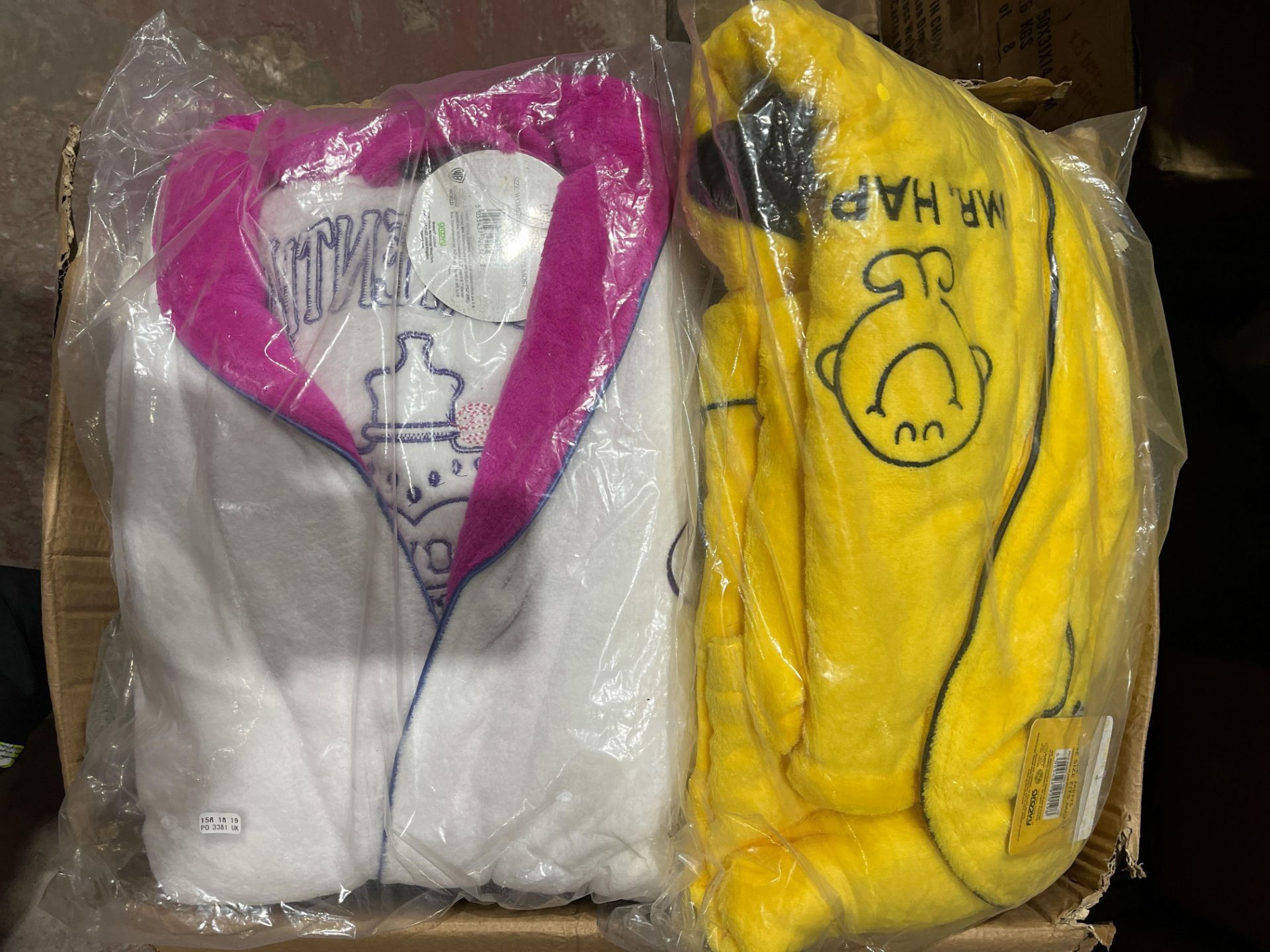 10 X BRAND NEW ASSORTED DISNEY BRANDED DRESSING GOWNS IN VARIOUS ...