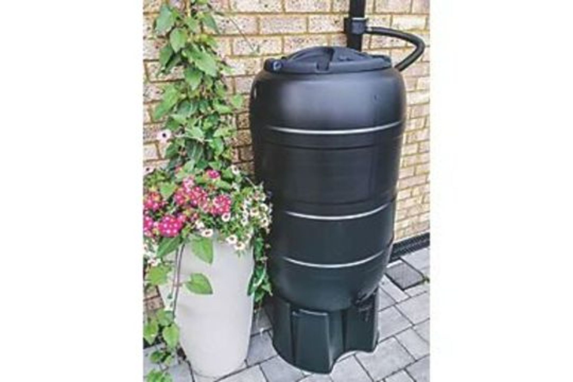 7 x WATER BUTT BLACK 210LTR. - R14Rack.6 Hardwearing HDPE construction ...