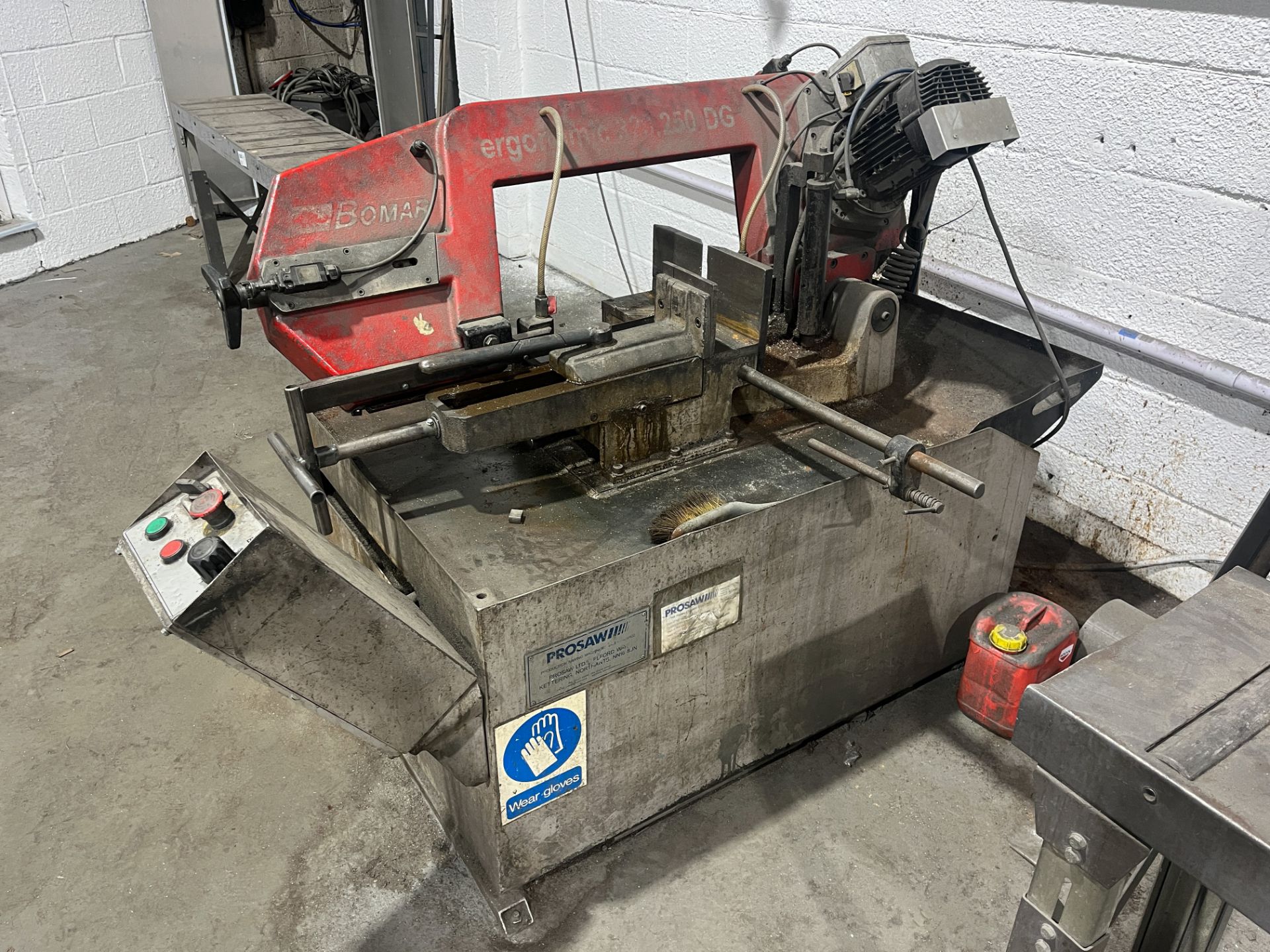 BOMAR ERGONOMIC C 320.250 DG HORIZONTAL BAND SAW