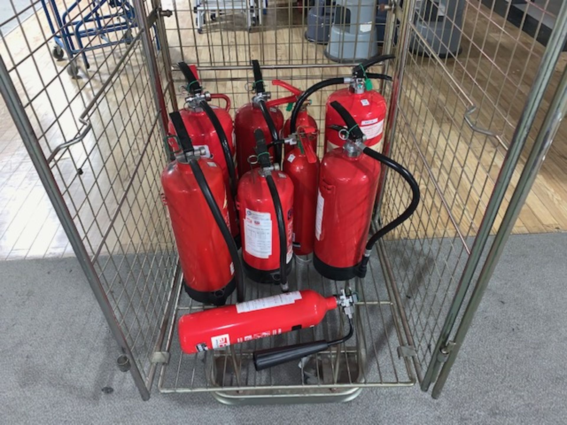CAGE TO INCLUDE 10 X FIRE EXTINGUISHERS (GB)