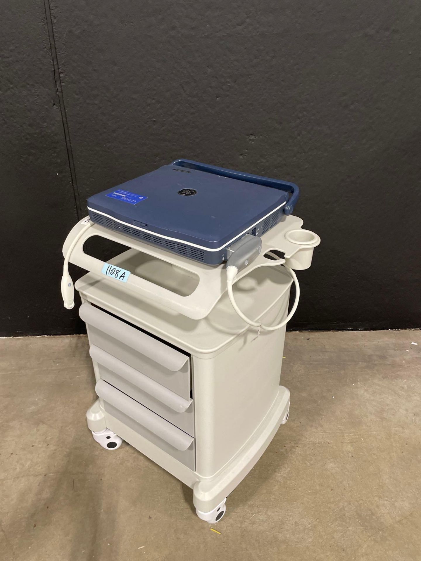 2018 GE LOGIQ V1 VETERINARY ULTRASOUND MAHCINE TO INCLUDE 1 PROBE (8CRS)