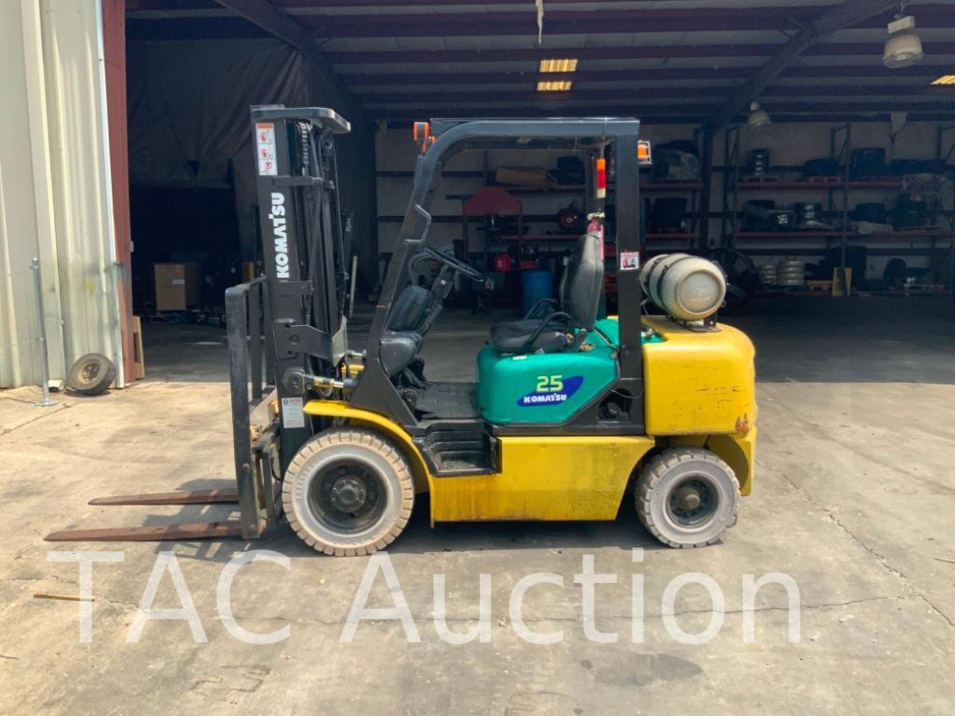 2007 Komatsu FG25T-14 5000lb Forklift Location: Near Dothan AL Stock ...