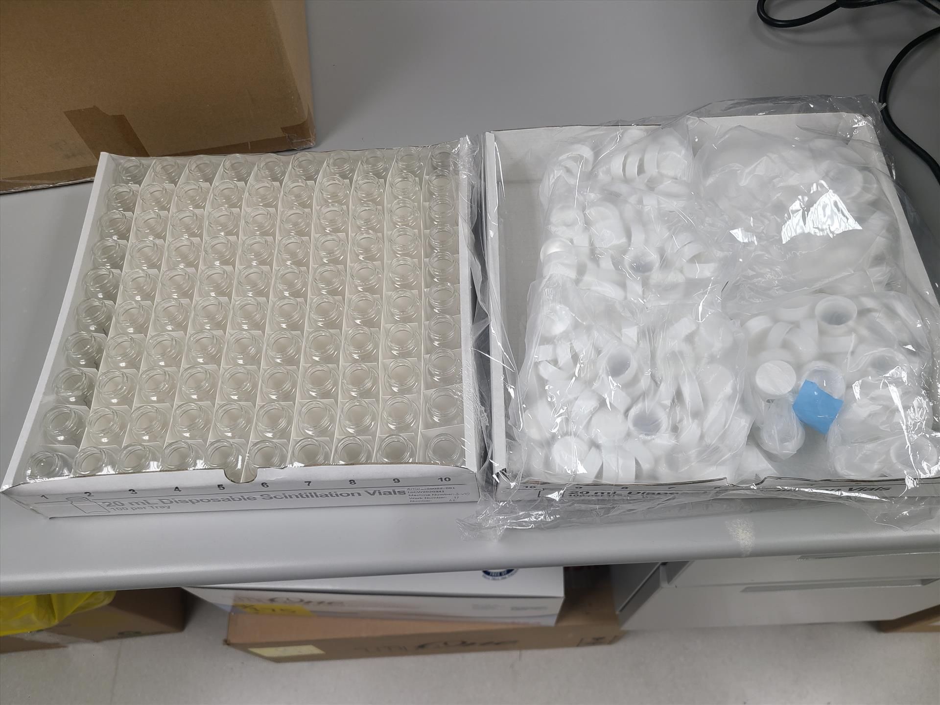 VWR Scintillation Vials, 20 ml , w/Unattached Polypropylene Cap and ...