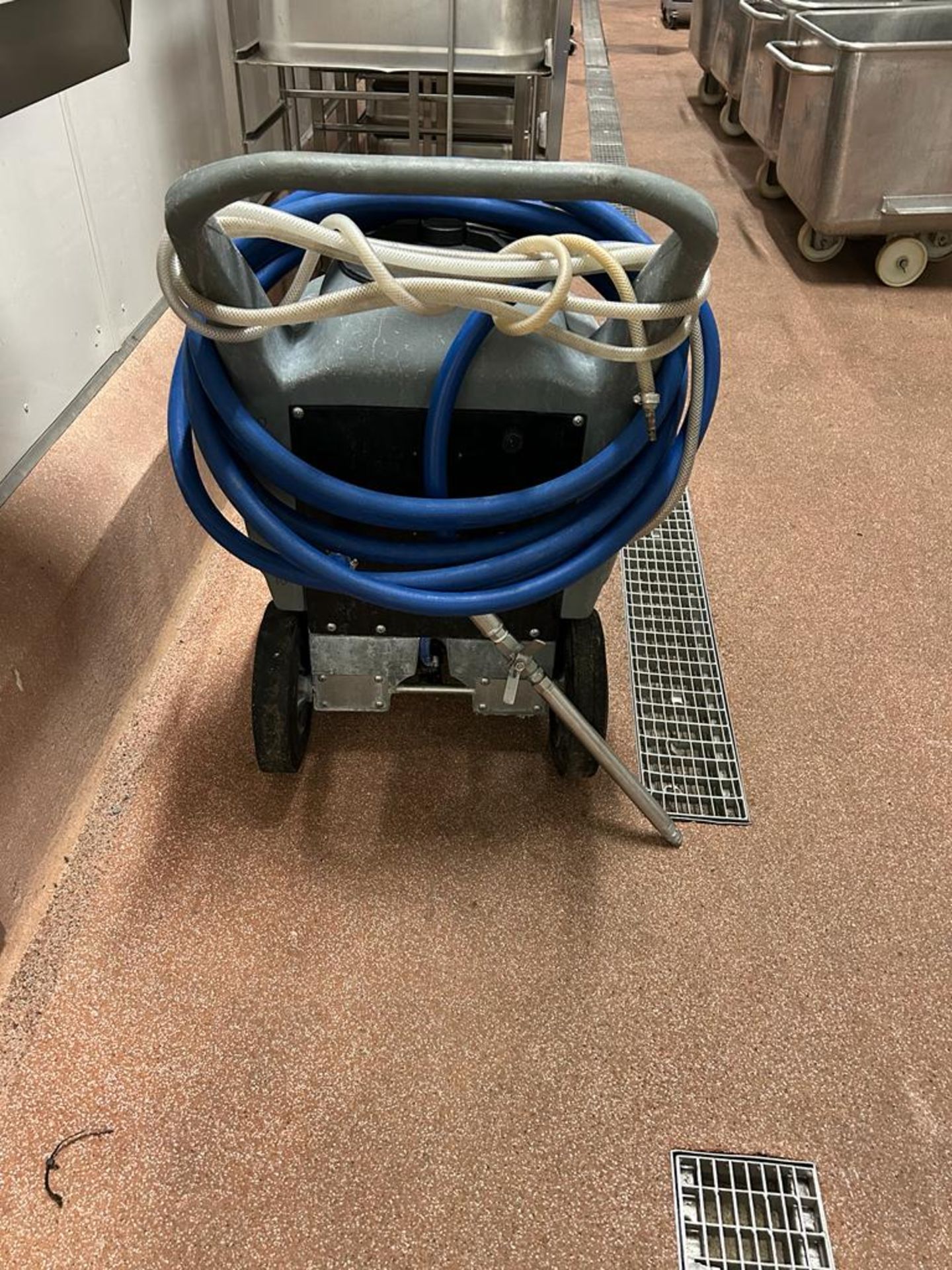 1 x Ecolab mobile fogger. Lift Out £20. located Suffolk. UKFM2-5115