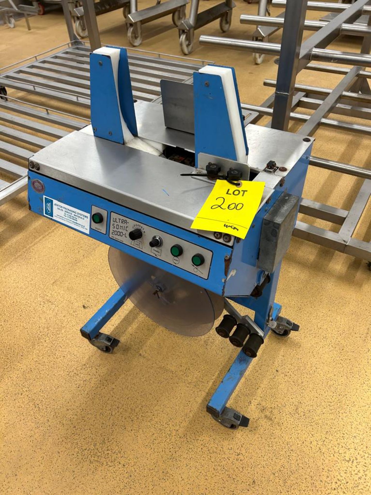 1 x Jenton ultrasonic 2000L strapping machine - 0.6 x 0.5 x 1m H ...