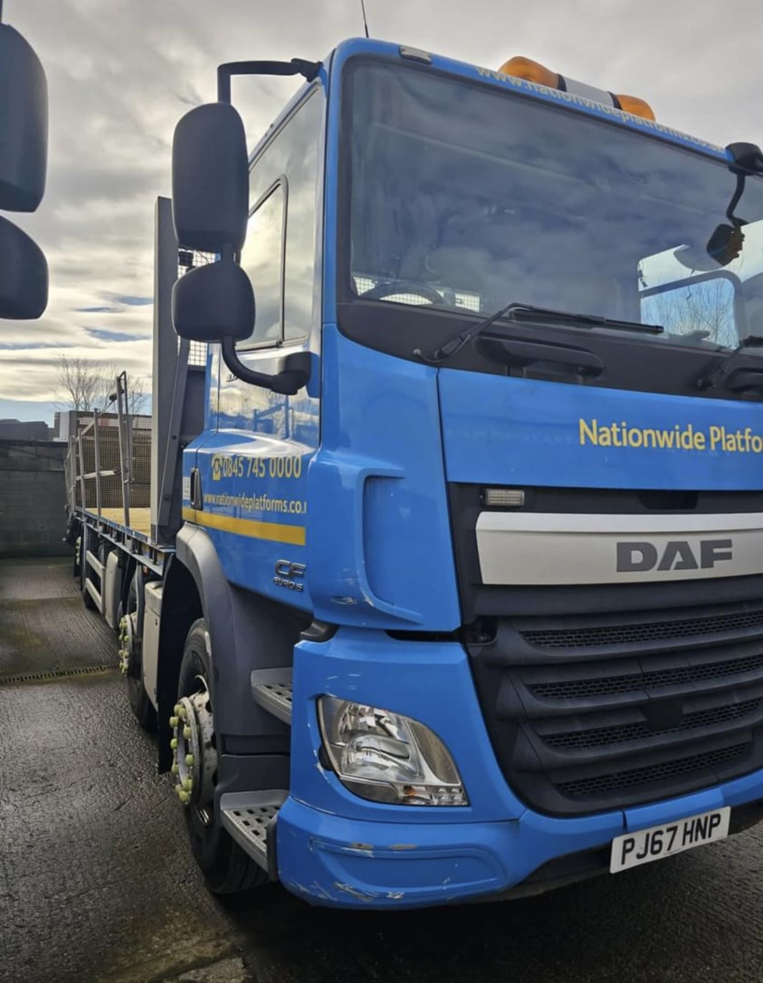 2018 4x8 DAF BEAVERTAIL PLATFORM TRUCK ALL WARRANTED MILEAGE HYDRAULIC ...