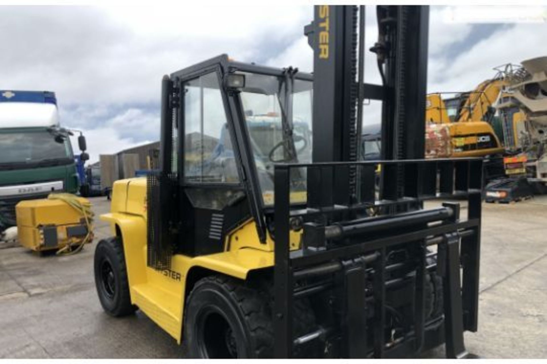 HYSTER H7.00 XL , 7.5 TON DIESEL FORKLIFT C/w perkins engine, full cab ...