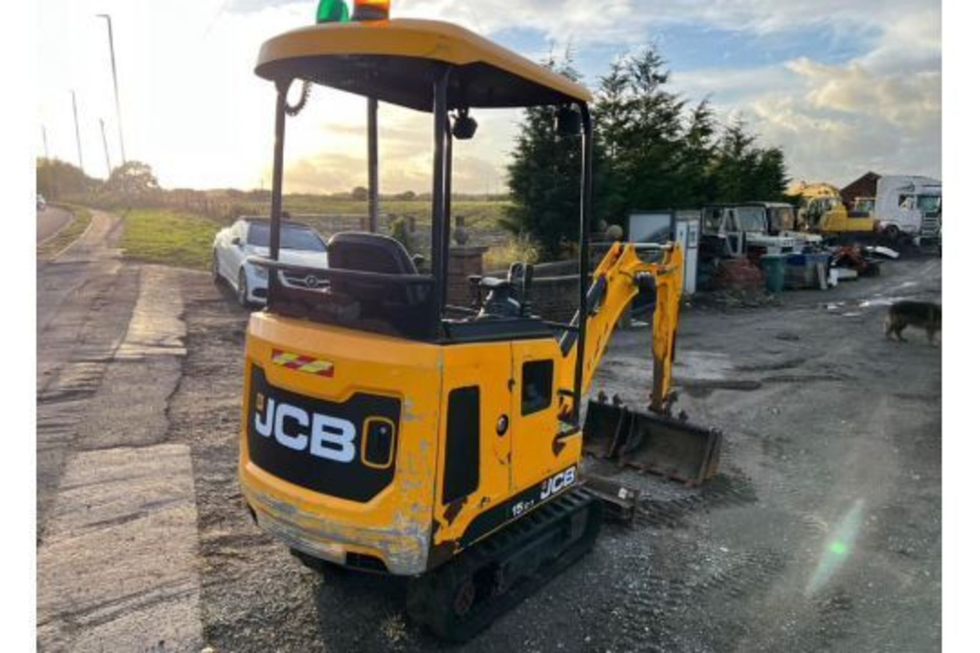 JCB 15C-1 MINI DIGGER. YEAR 2015. RUBBER TRACKS . BLADE. GREEN AND ...