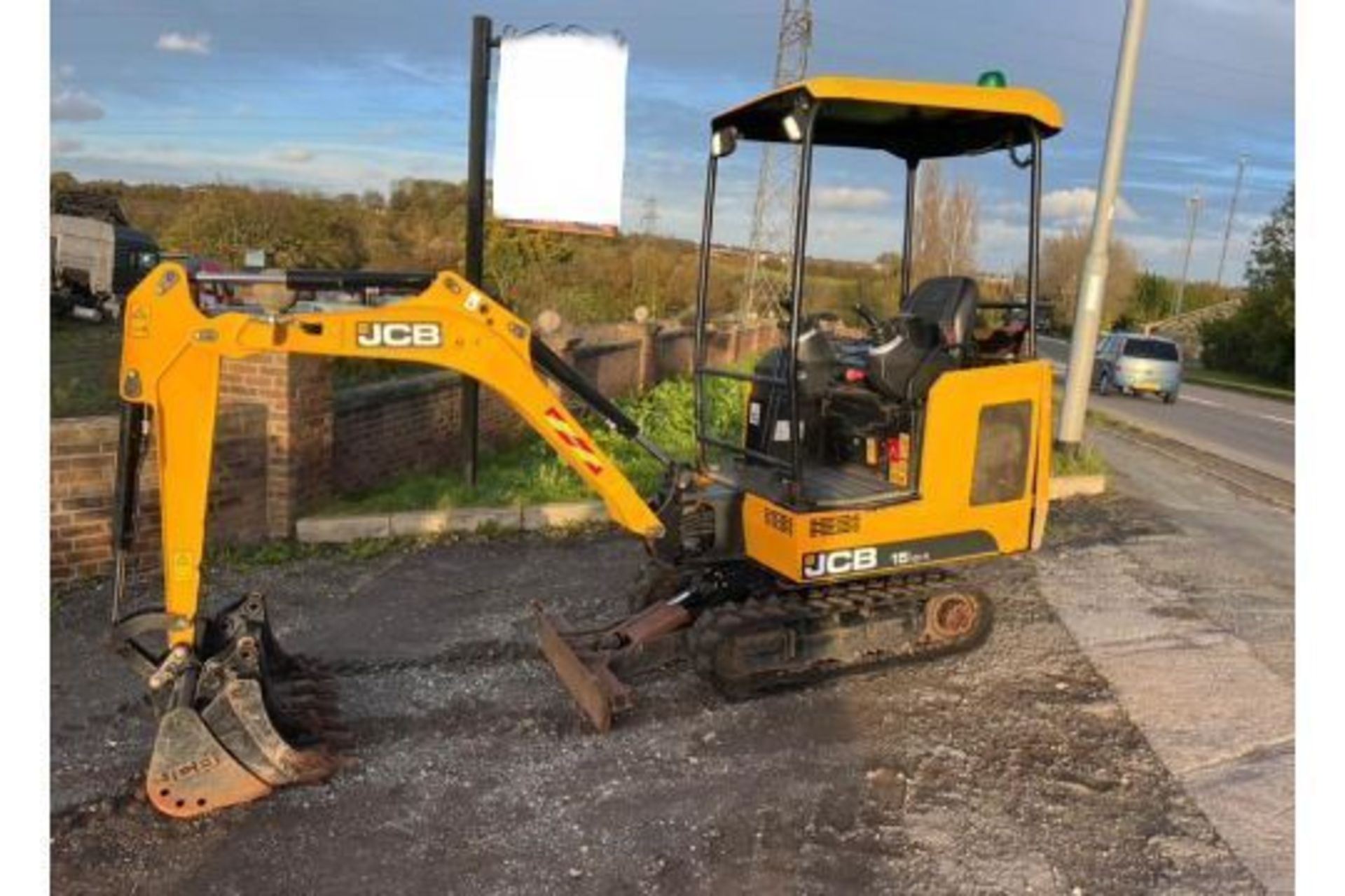 JCB 15C-1 MINI DIGGER. YEAR 2015. RUBBER TRACKS . BLADE. GREEN AND ...