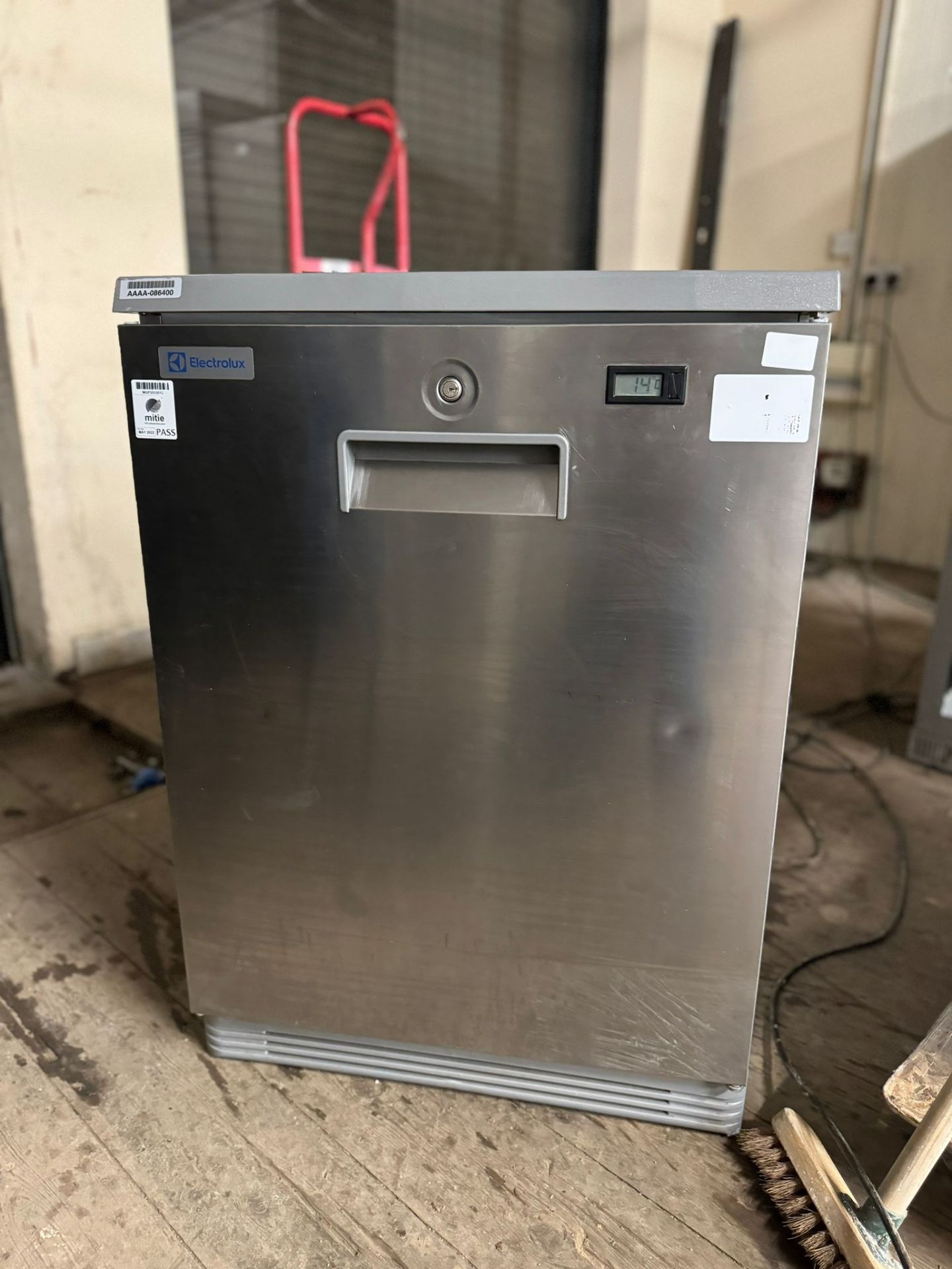 VC00040 ELECTROLUX UNDER COUNTER FRIDGE - FULLY WORKING CONDITION ...