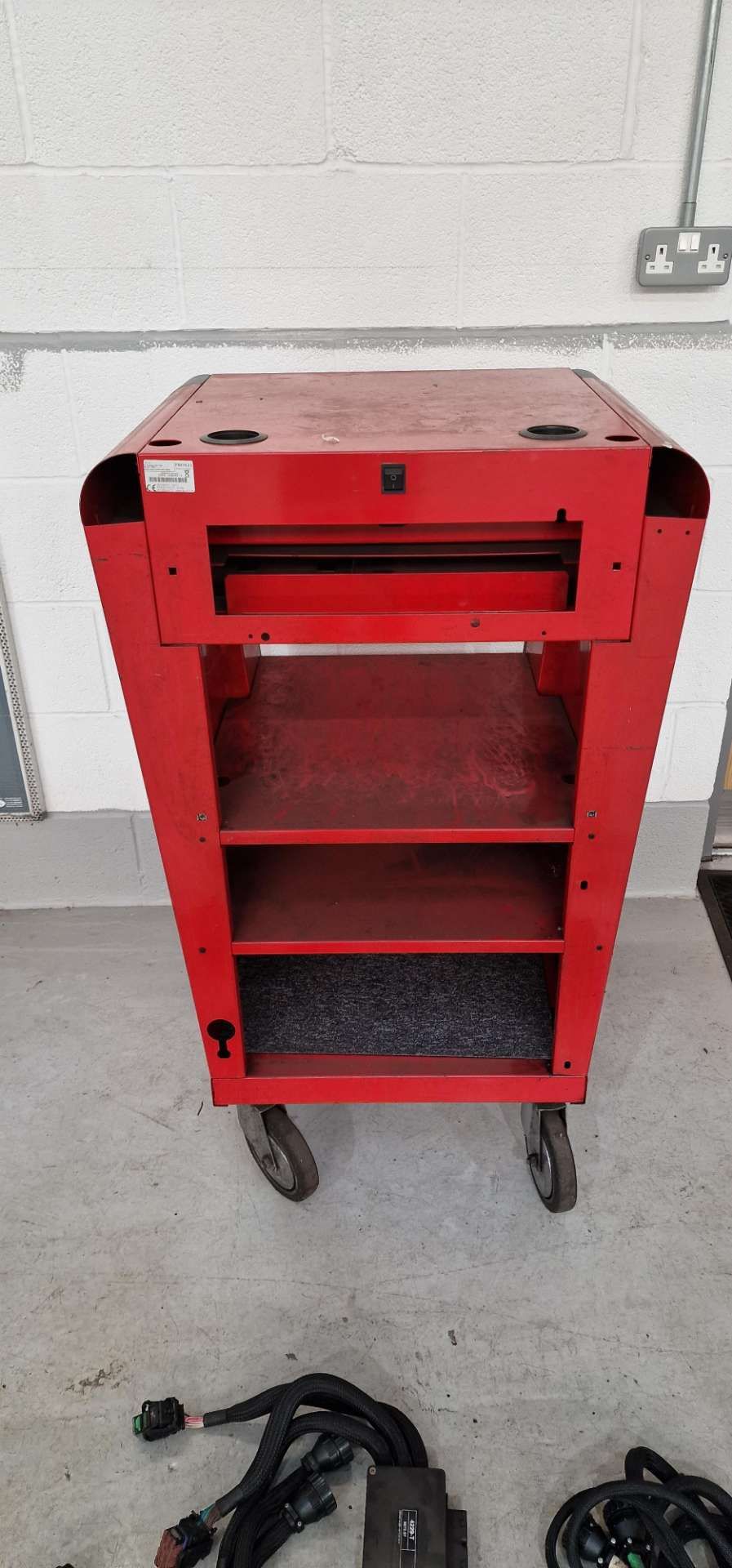 VC00028 Information from the seller: EX-CITROEN DIAGNOSTIC TROLLEY ...