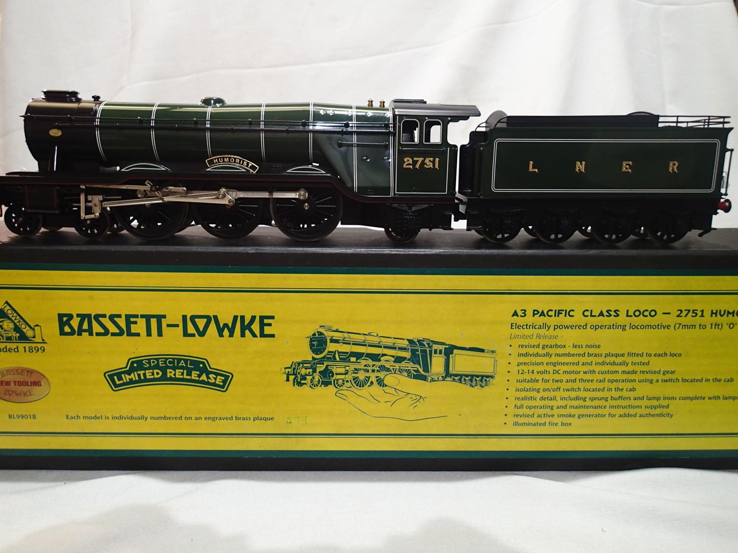 Bassett Lowke O gauge A3 class Humorist, 2751, LNER Green, in near mint ...