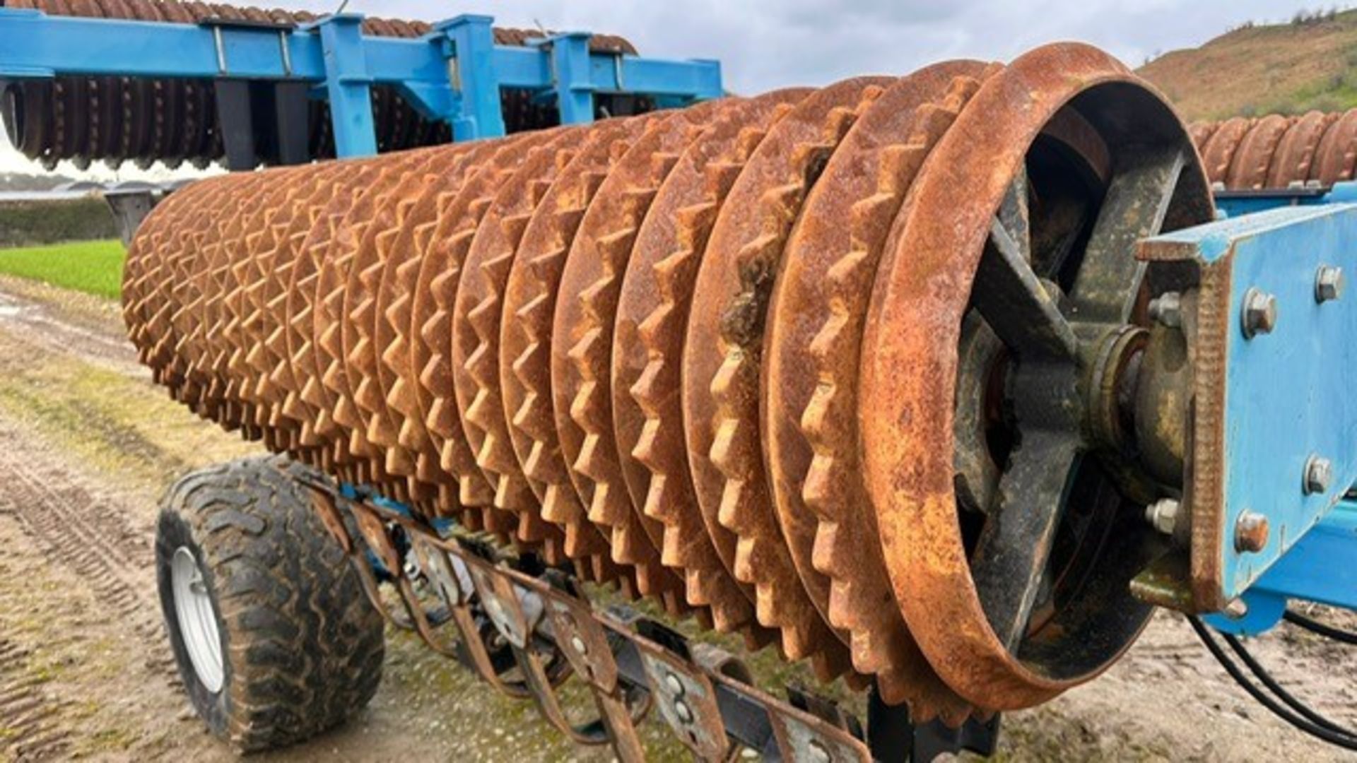 WATSON 6.3M ROLLS, 22 INCH BREAKERS & RINGS, HYDRAULIC PADDLES, GOOD ...