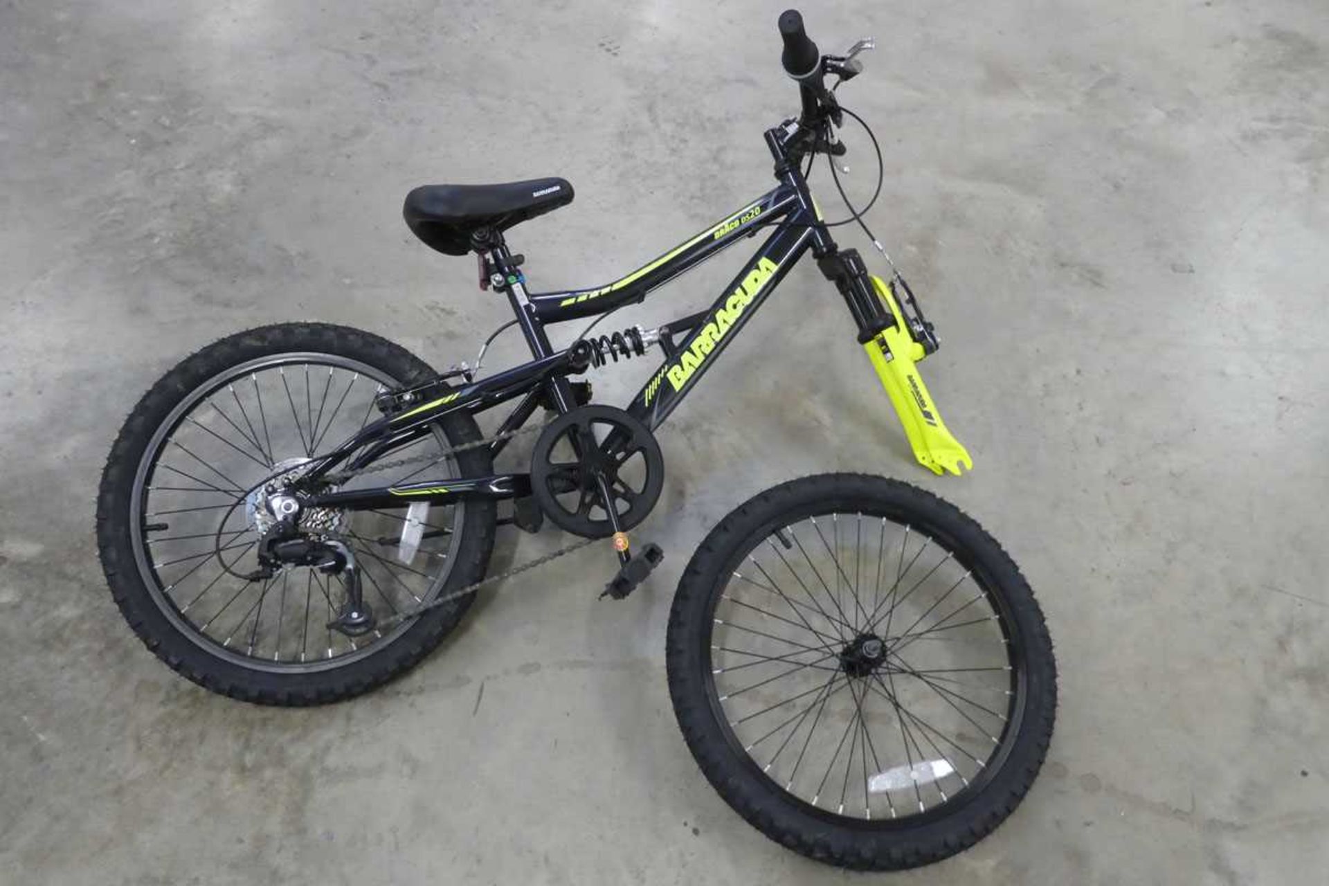 +VAT Boys Barracuda mountain bike in black and green (no fixings for ...