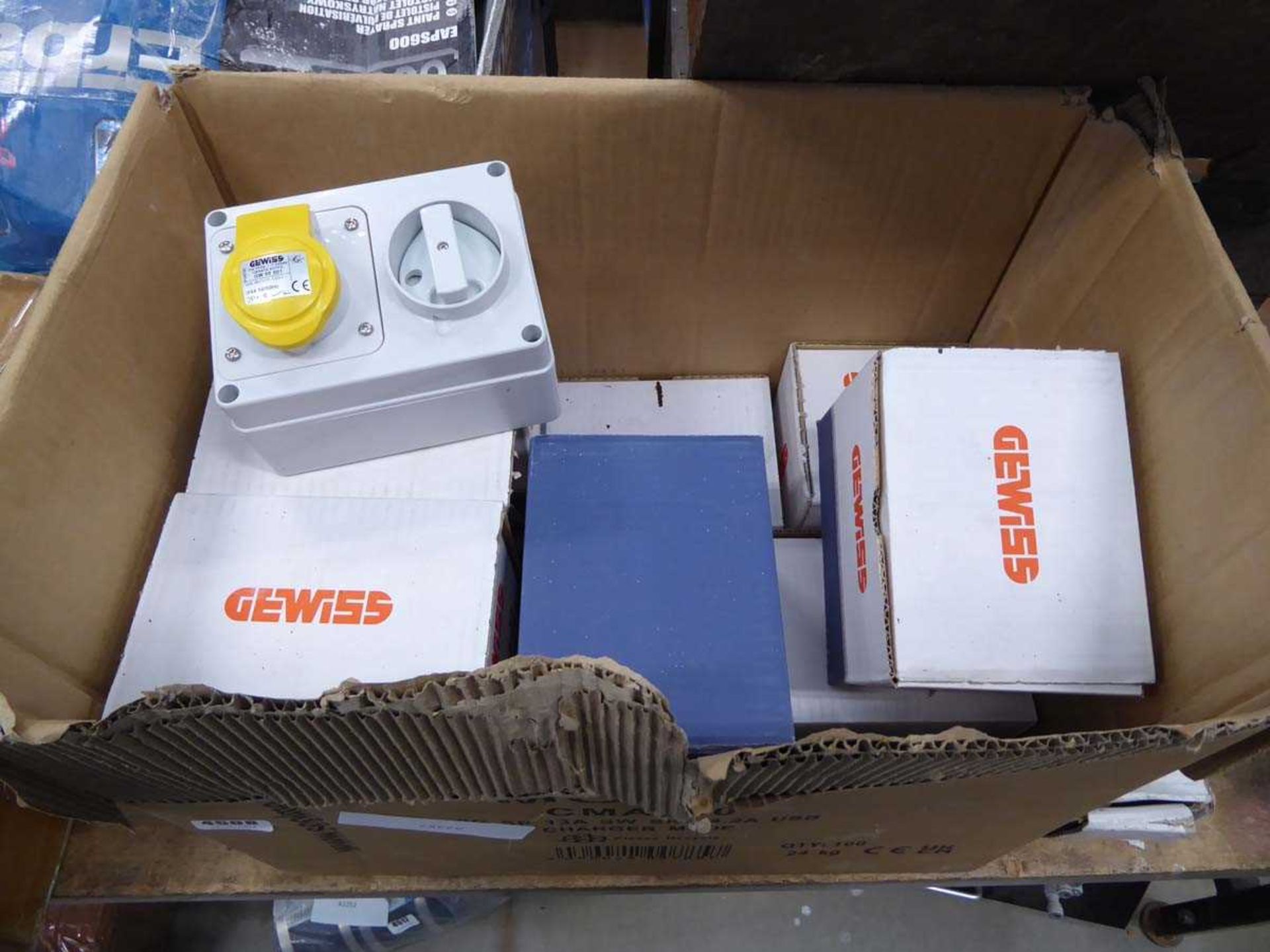 Box of G-Wise electrical switches