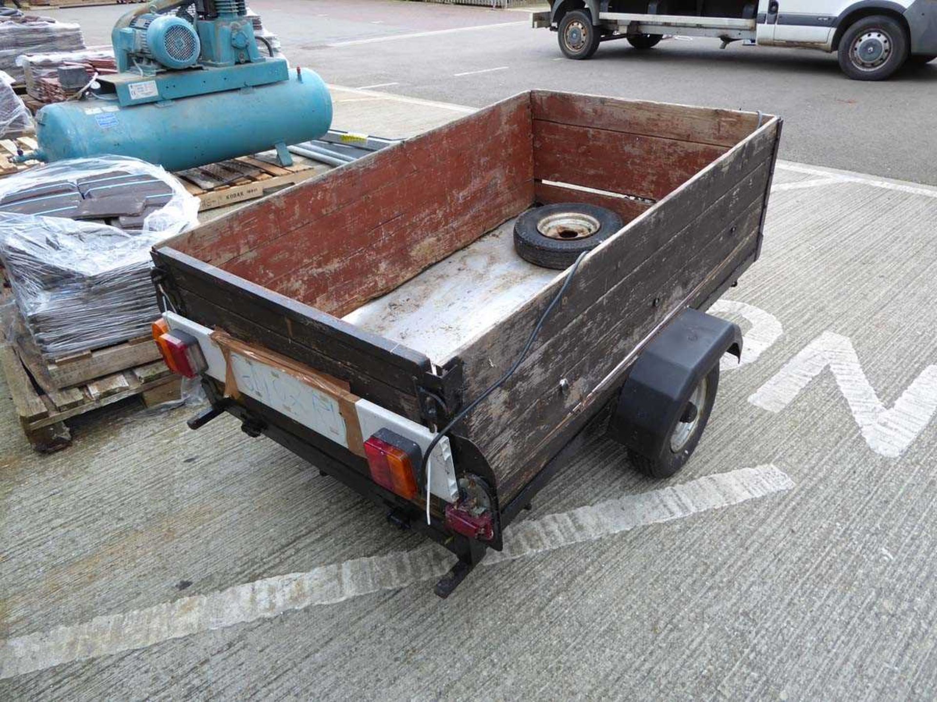 Small single axle trailer