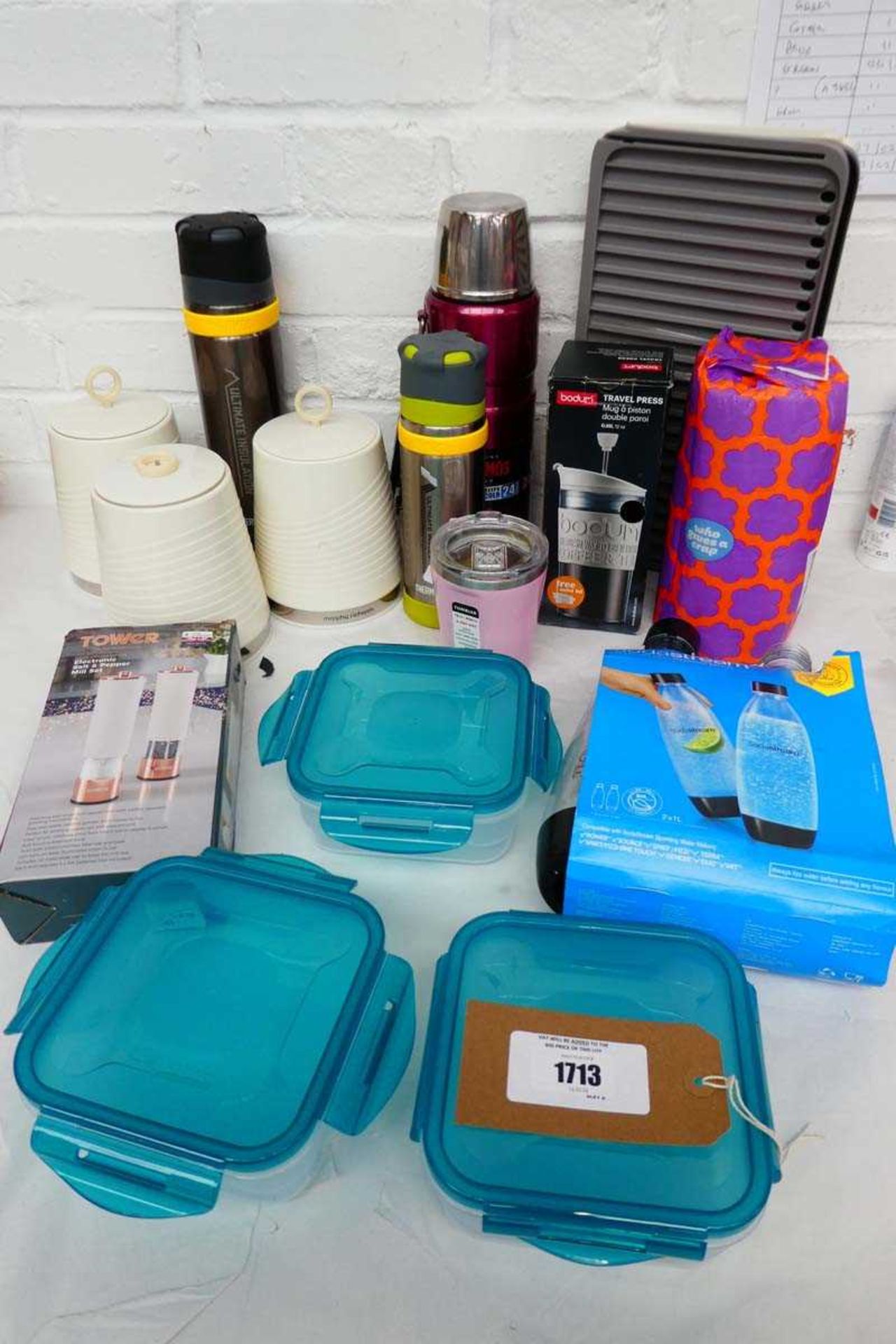 +VAT Set of Morphy Richards tea, coffee and sugar canisters in cream, 3 ...