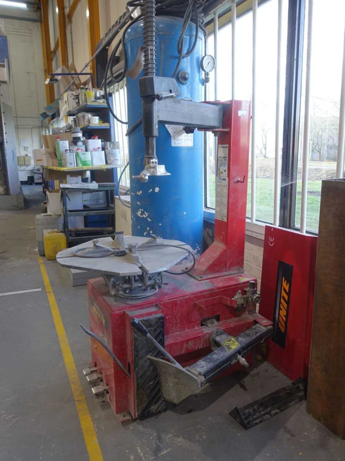 +VAT Unite U-201 tyre changer - single phase electric