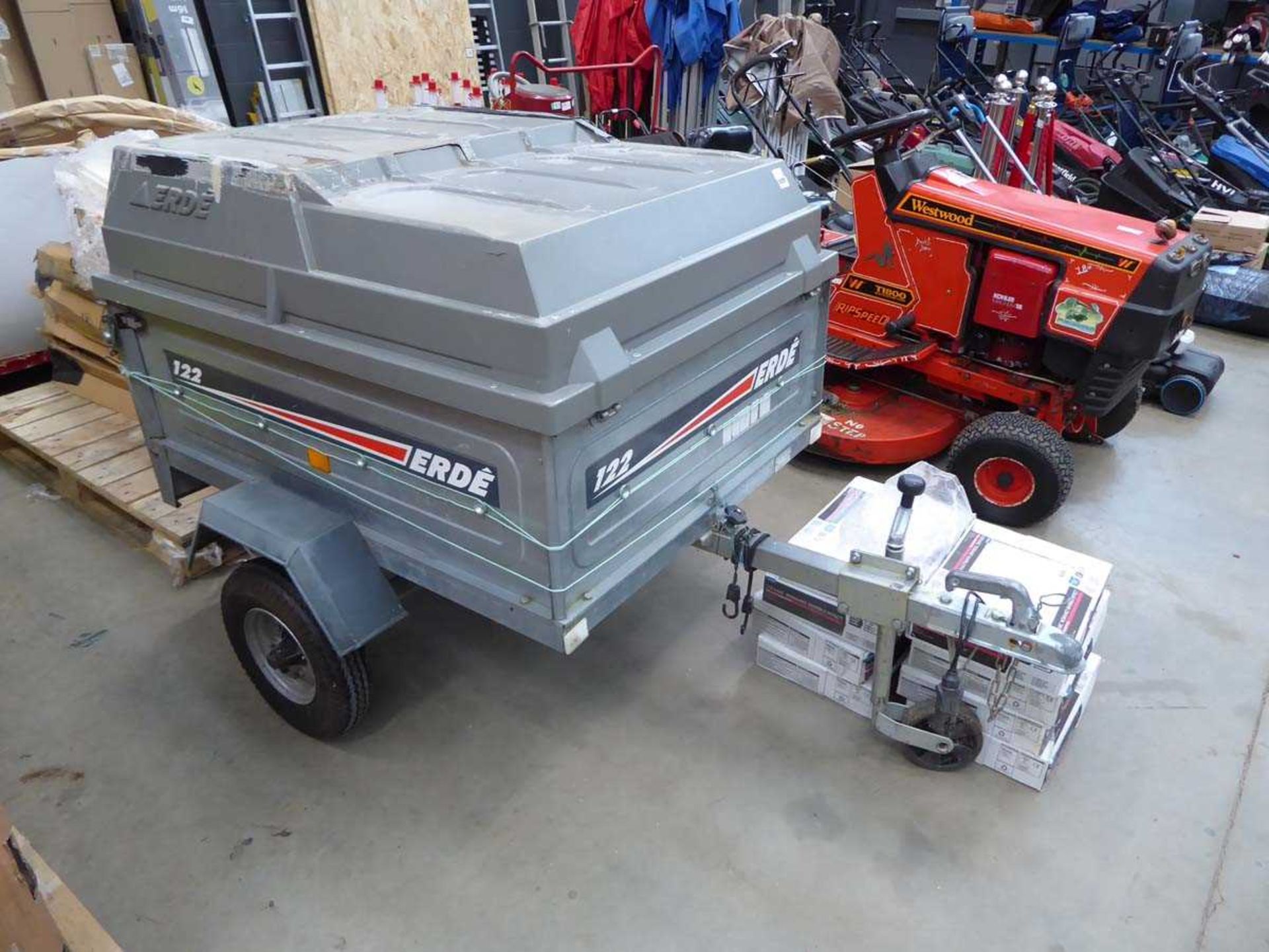 Erde single axle galvanised body trailer with roof