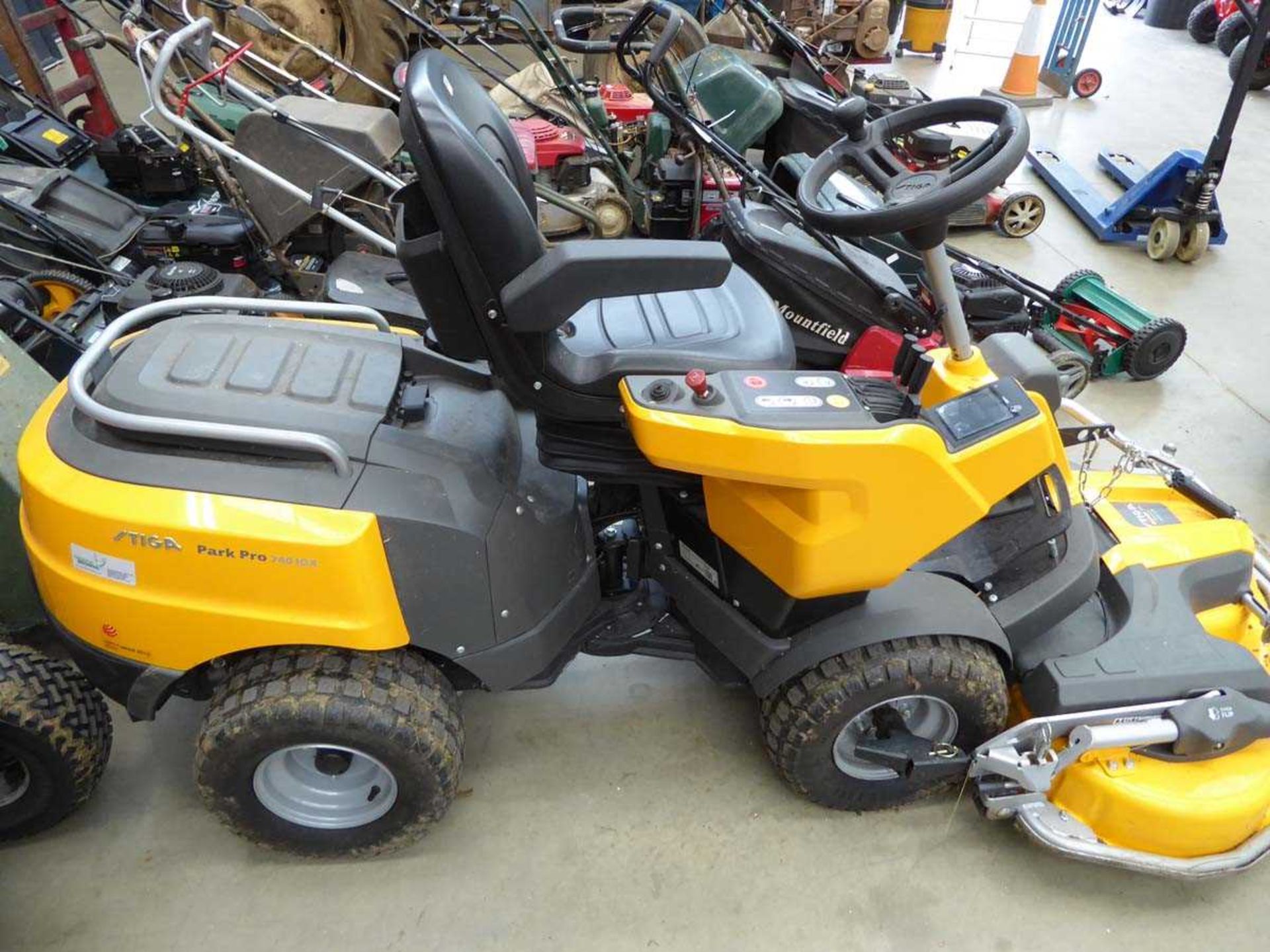 Stiga Combi 125 electric quick flip park pro ride on tractor mower type ...