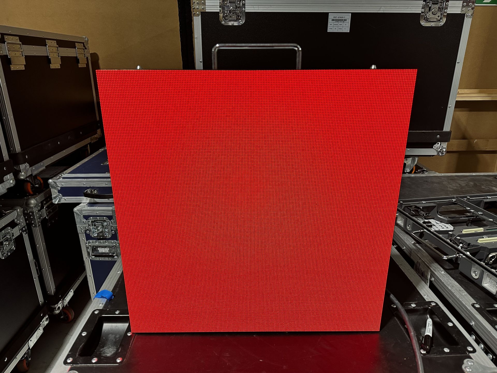 A 2.6mm LED Video Wall System: 32.5sq.m (Turnkey Package); Panels: 130x ...