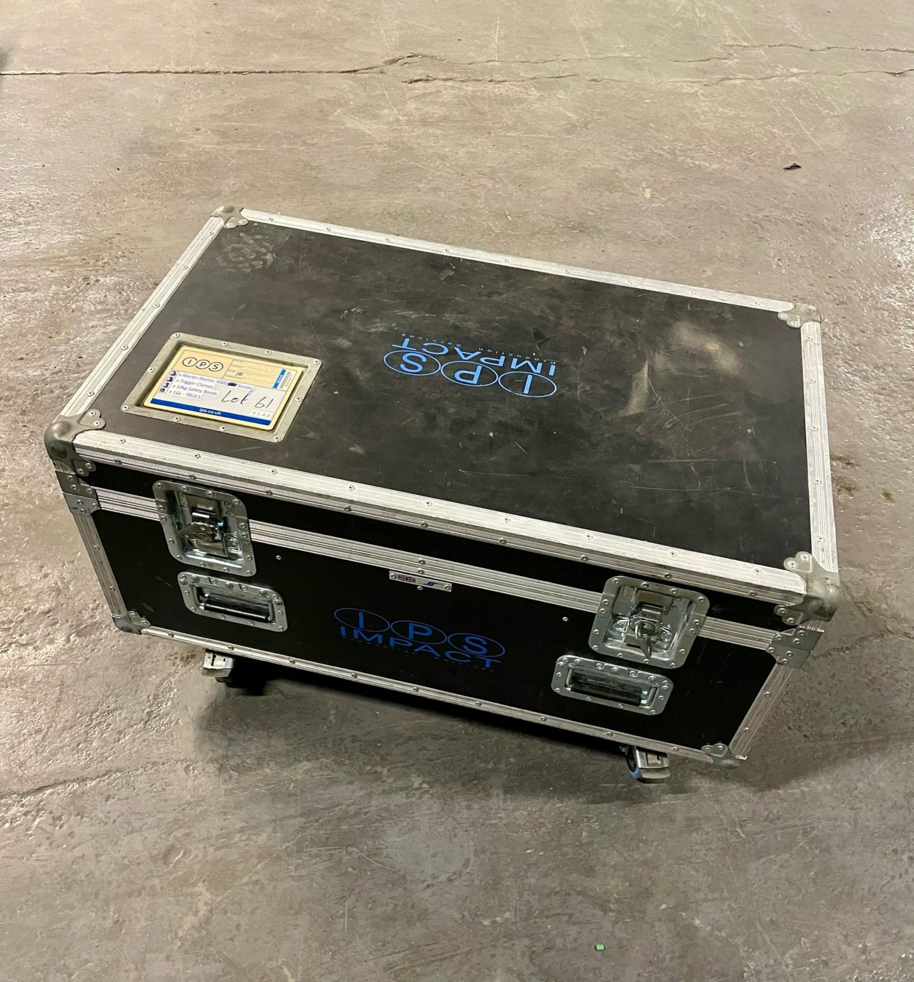 4 Martin Atomic 3000, 16a Plug with 1 x Martin Detonator and 4 way case ...