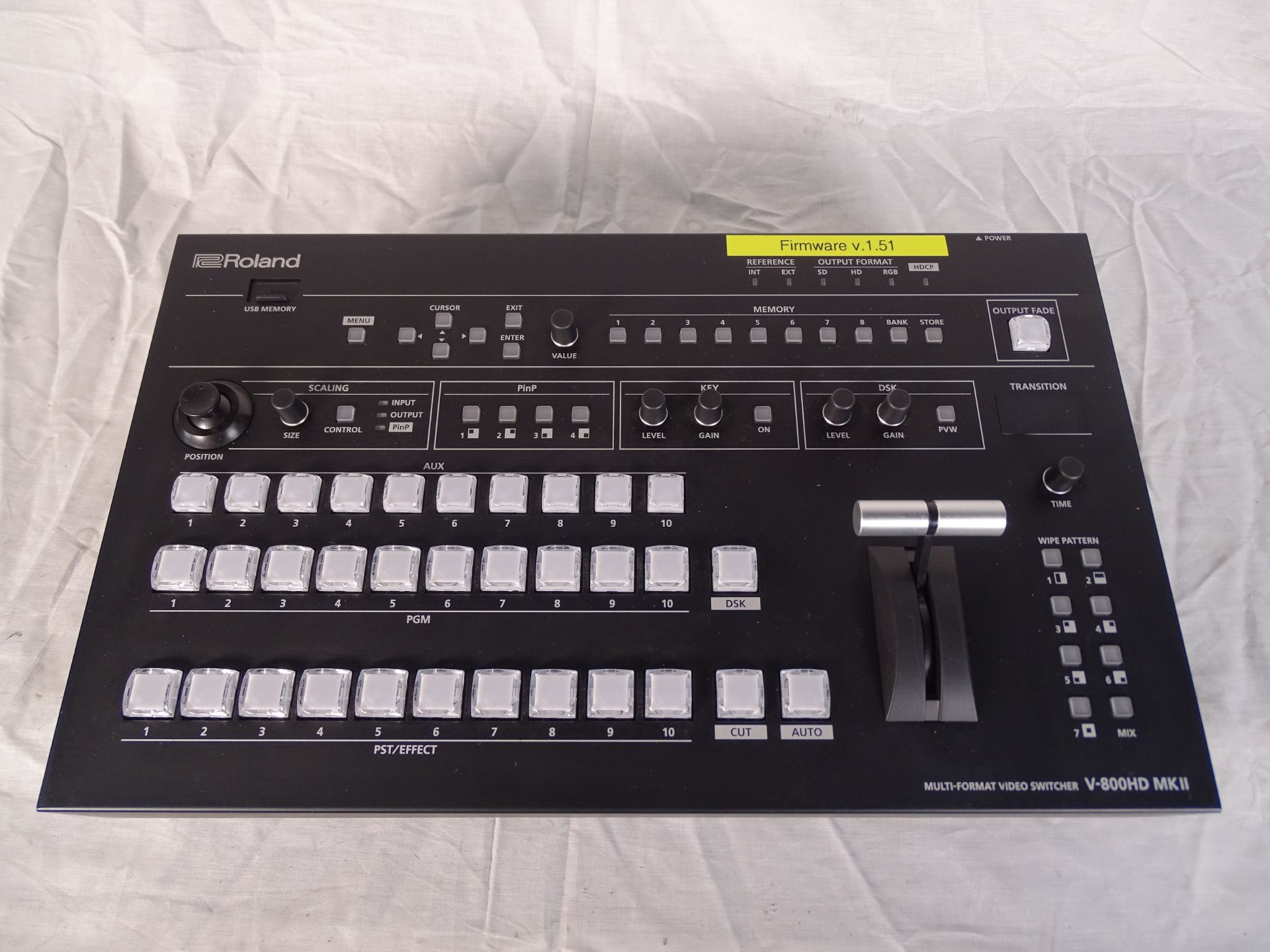 A Roland V-800HD Mk2 Multi Format Video Switcher, working and PAT ...