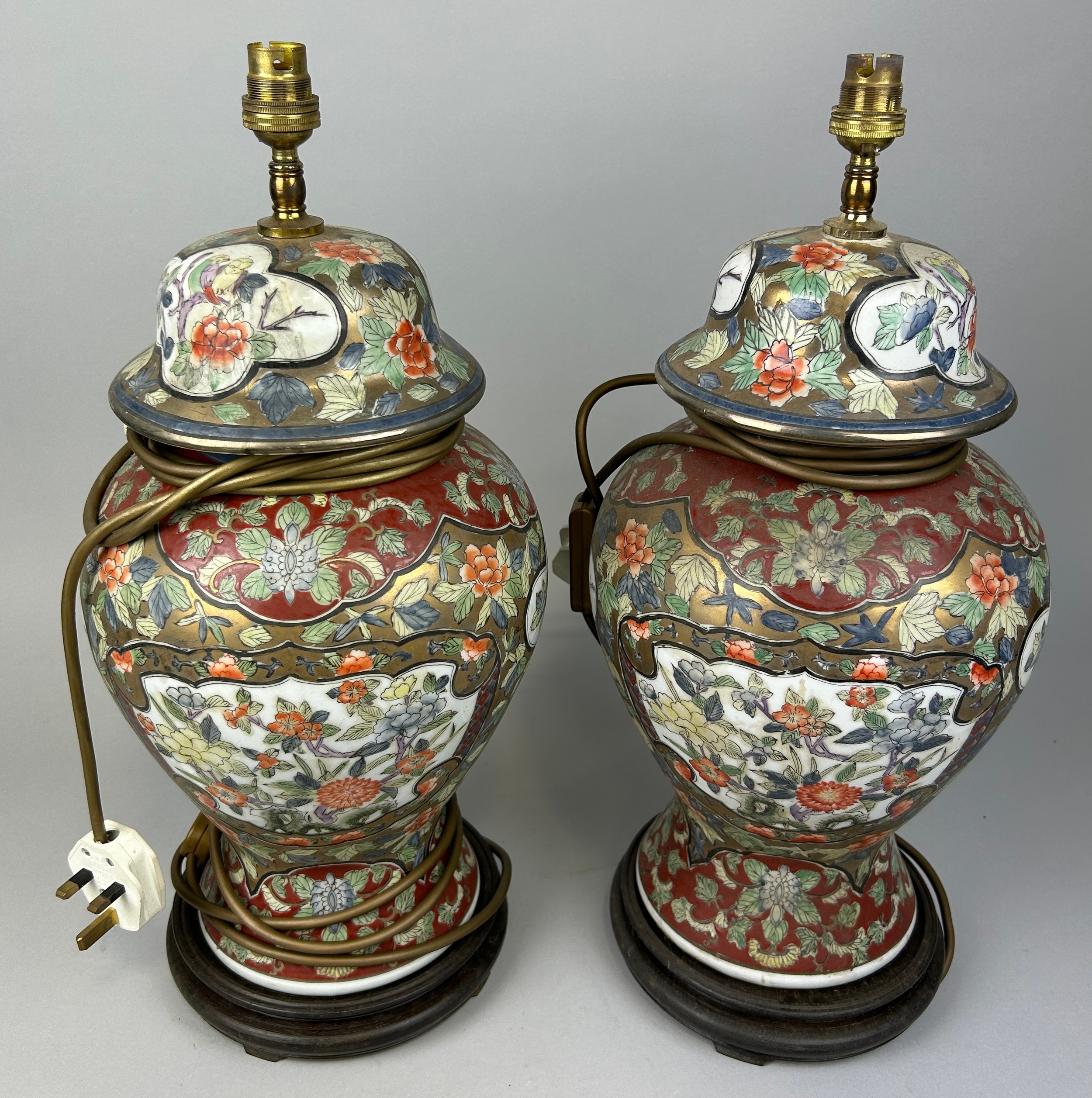 A PAIR OF CHINESE STYLE TABLE LAMPS, 44cm H