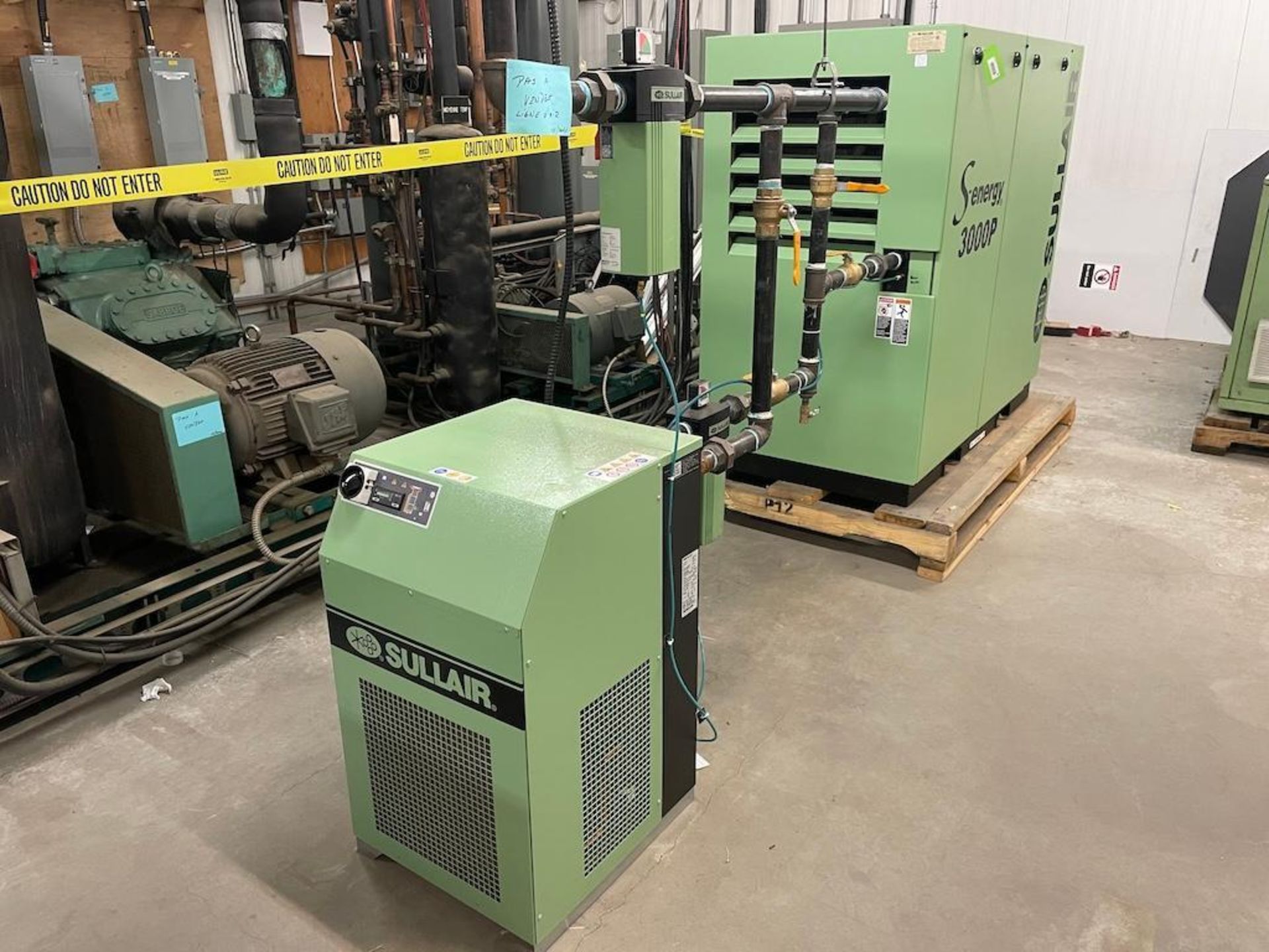 { Group of lots: 55, 56 } 2022 SULLAIR 40 HP AIR COMPRESSOR, MODEL ...