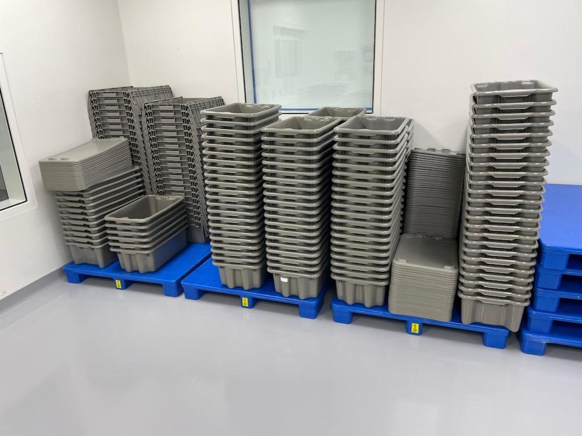 LOT 9 SKIDS OF ULINE TOTES APPROX 20 X 12 X 7 IN W COVERS, INCLUDES 1 ...