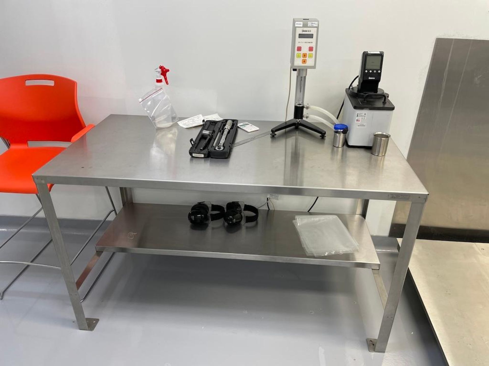 LOT STAINLESS STEEL TABLE 60 X 30 IN, BROOKFIELD DVI + VISCOMETER, W ...