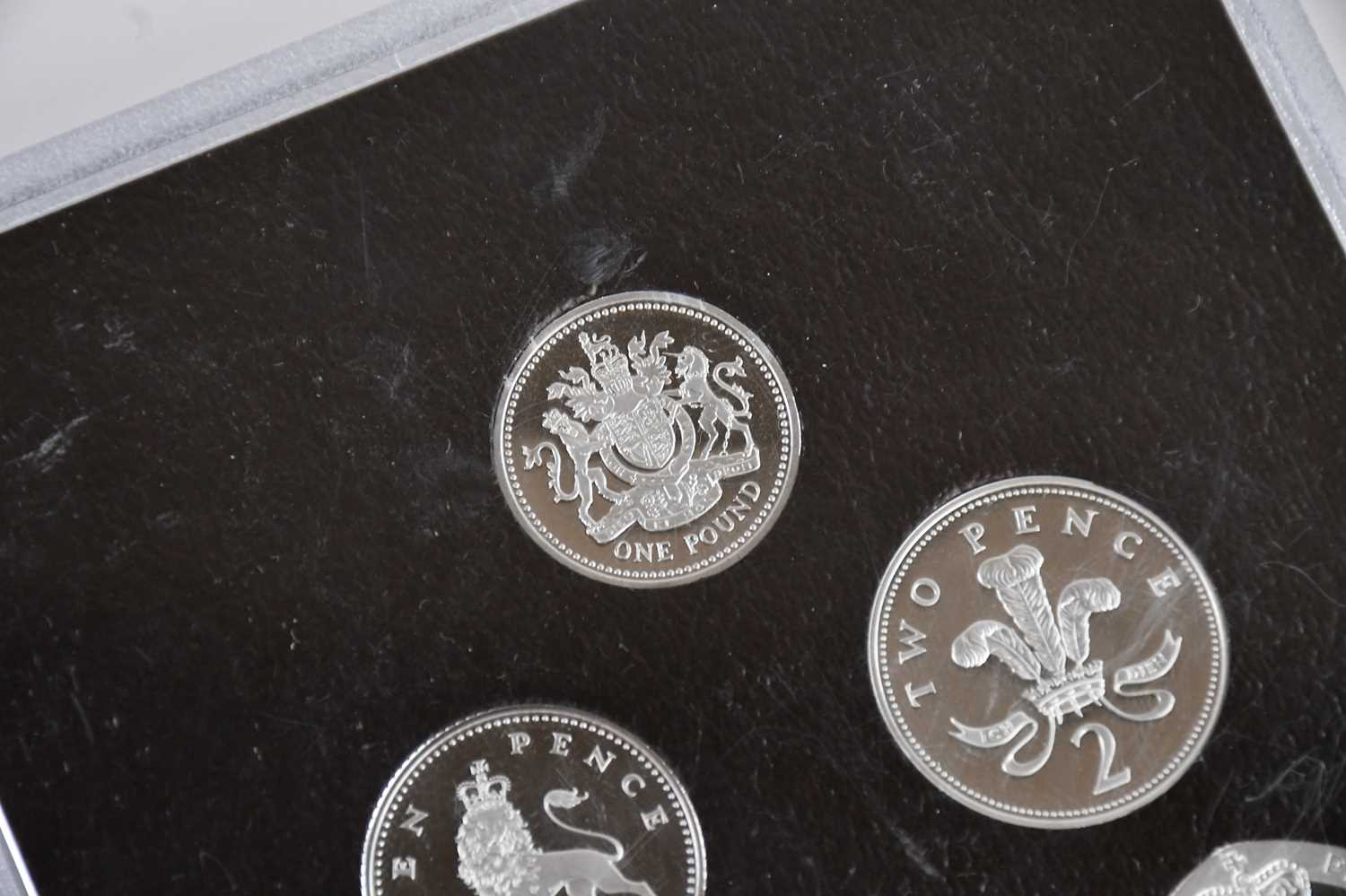 A Royal Mint 2008 platinum proof coin set comprising £1, 10p, 2p, 1p ...