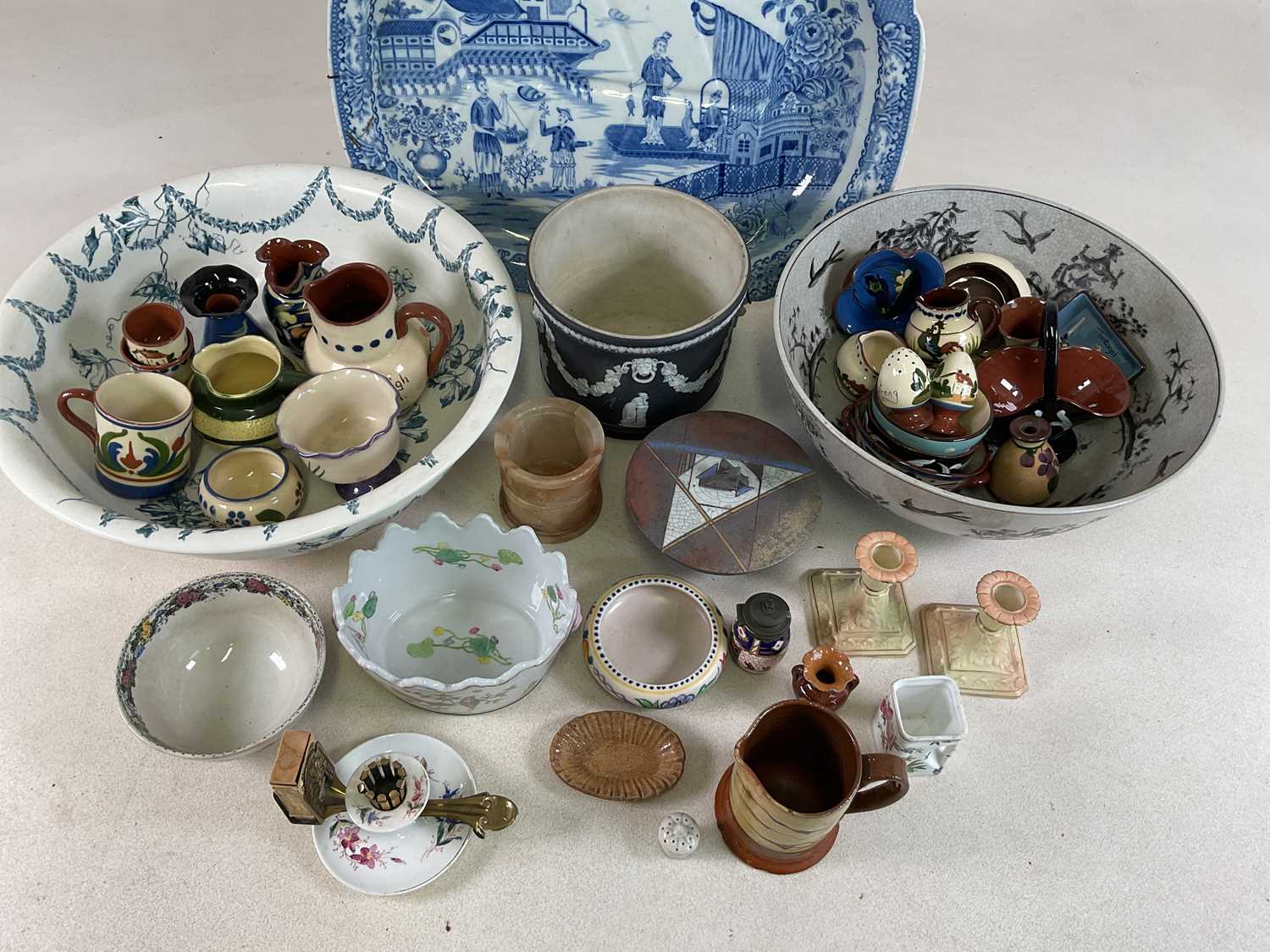 A quantity of ceramics, to include Torquay ware, Wedgwood Jasperware ...