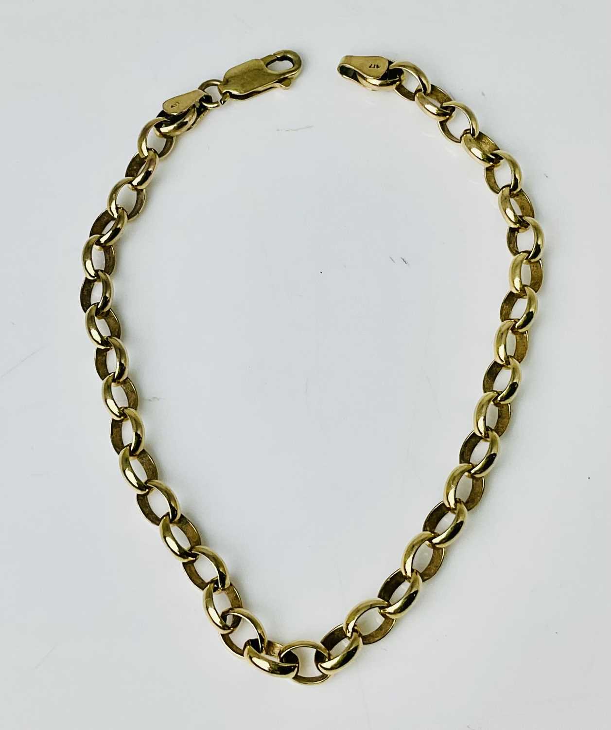 A 9ct yellow gold hoop link bracelet, length 19.5cm, approx 7.3g.