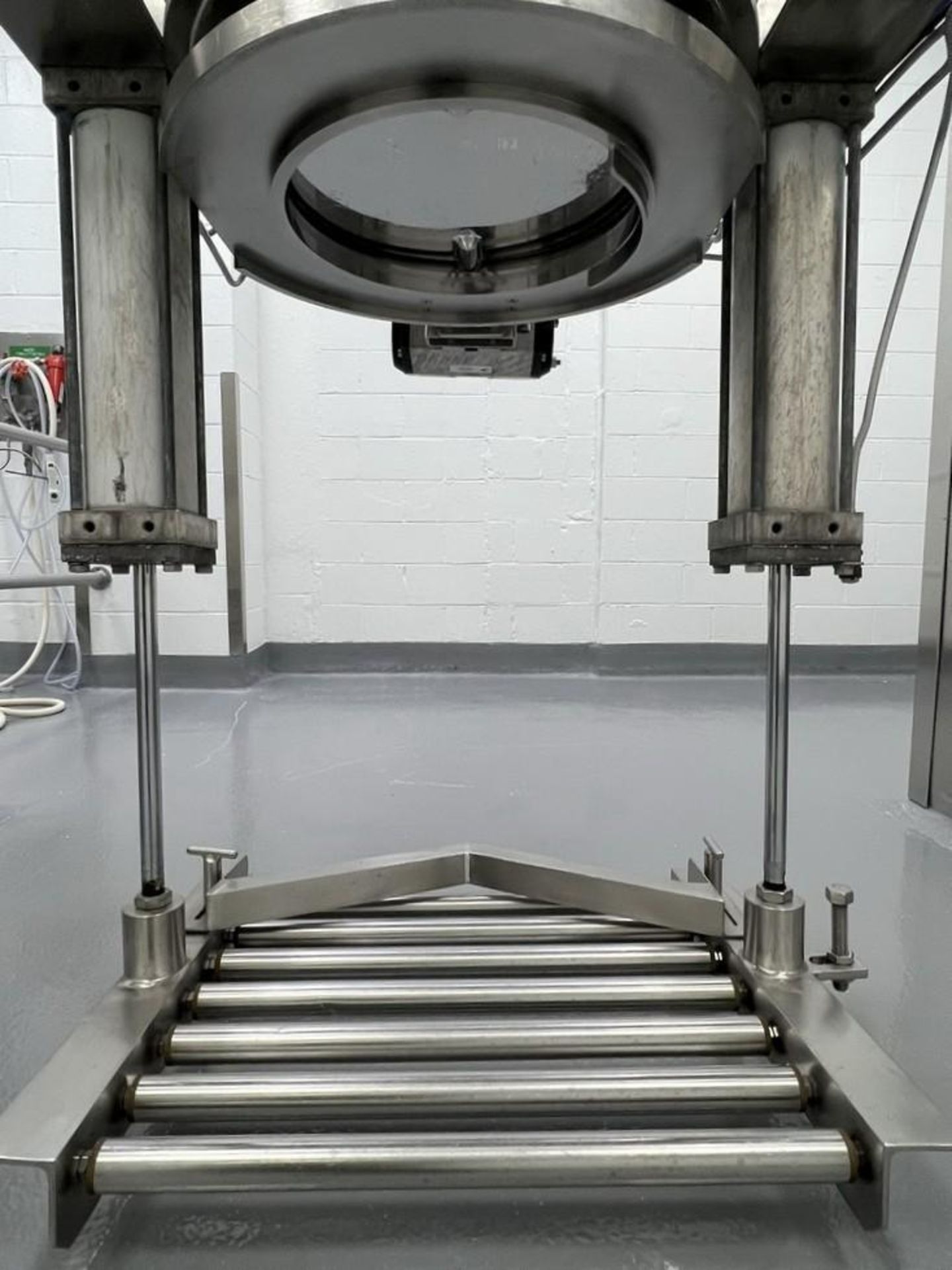 Gemco 30 Cubic Foot Stainless Steel Twin Shell V Blender, Serial# B ...