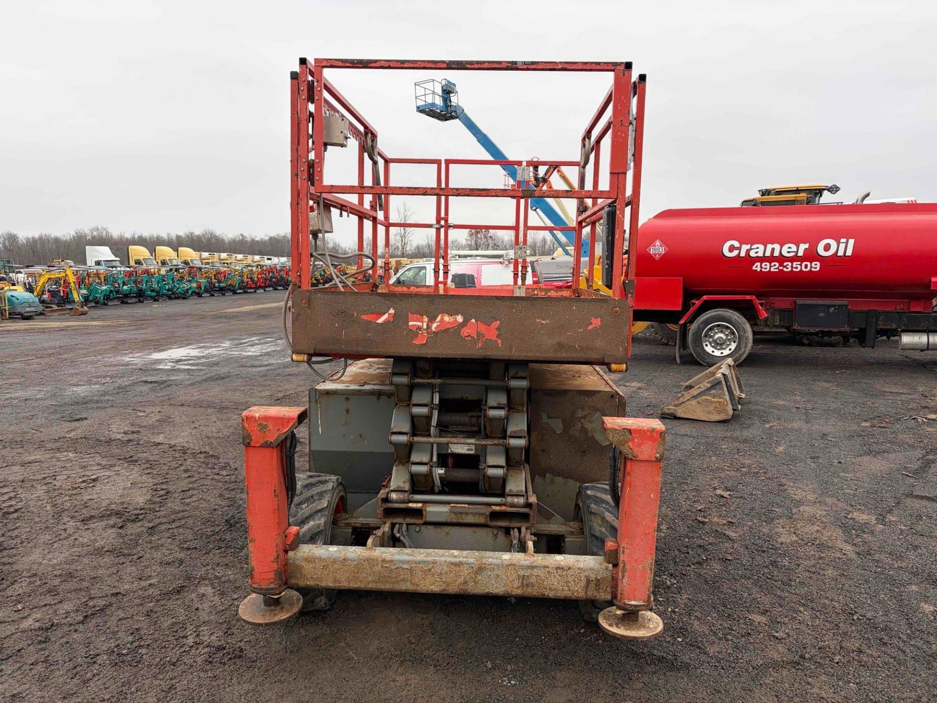 SKYJACK SJ6832RT SCISSOR LIFT SN:8527 4x4, powered by diesel engine ...