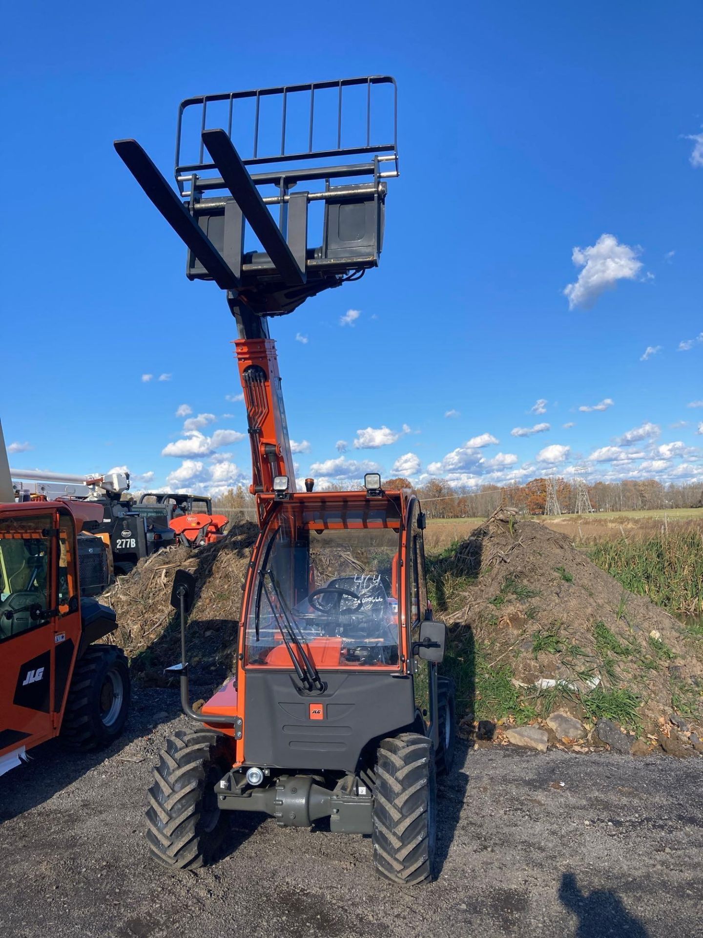 NEW UNUSED JLG 3013 TELESCOPIC FORKLIFT 4x4, powered by Kubota V-1505 ...