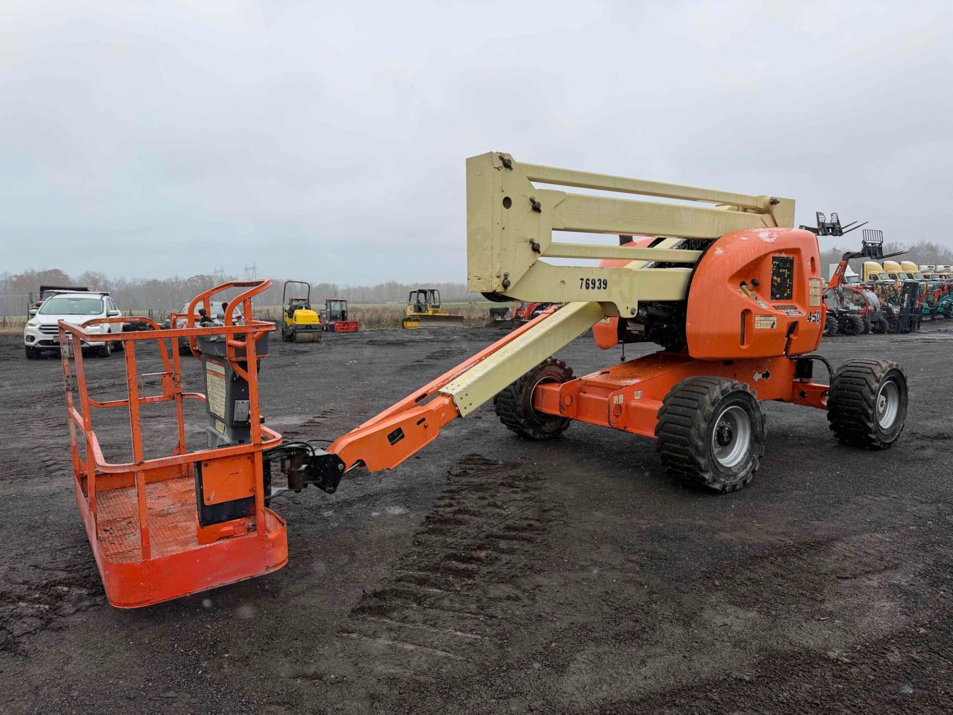 2014 JLG 450A BOOM LIFT SN:187102 4x4, powered by diesel engine ...