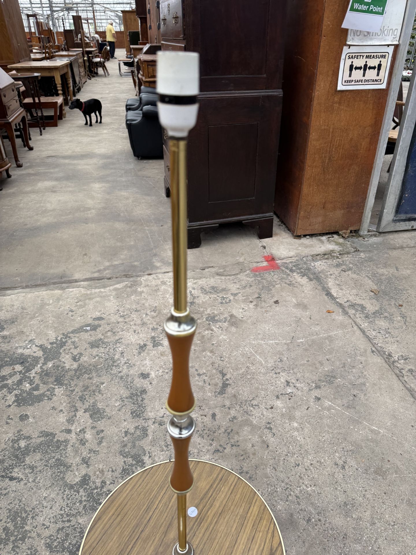 A RETRO STANDARD LAMP/TABLE