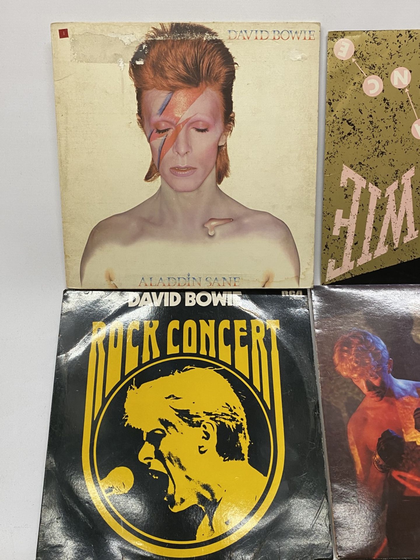 A COLLECTION OF DAVID BOWIE VINYL ALBUMS TO INCLUDE 12 INCH (14 IN ...