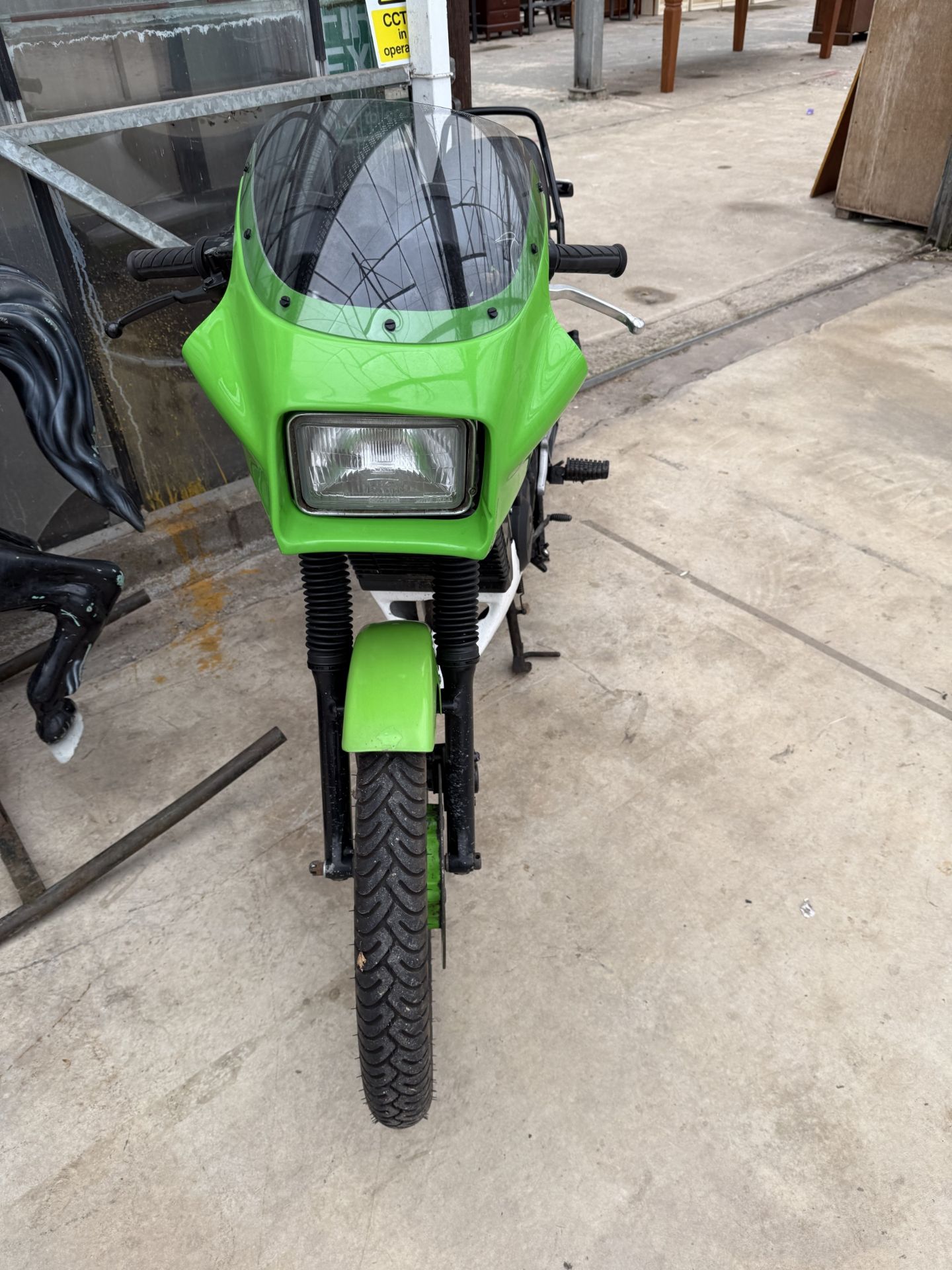 A 1990 KAWASAKI AR125 WATERCOOLED MOTORCYCLE WITH 10901 MILES AND MOT ...