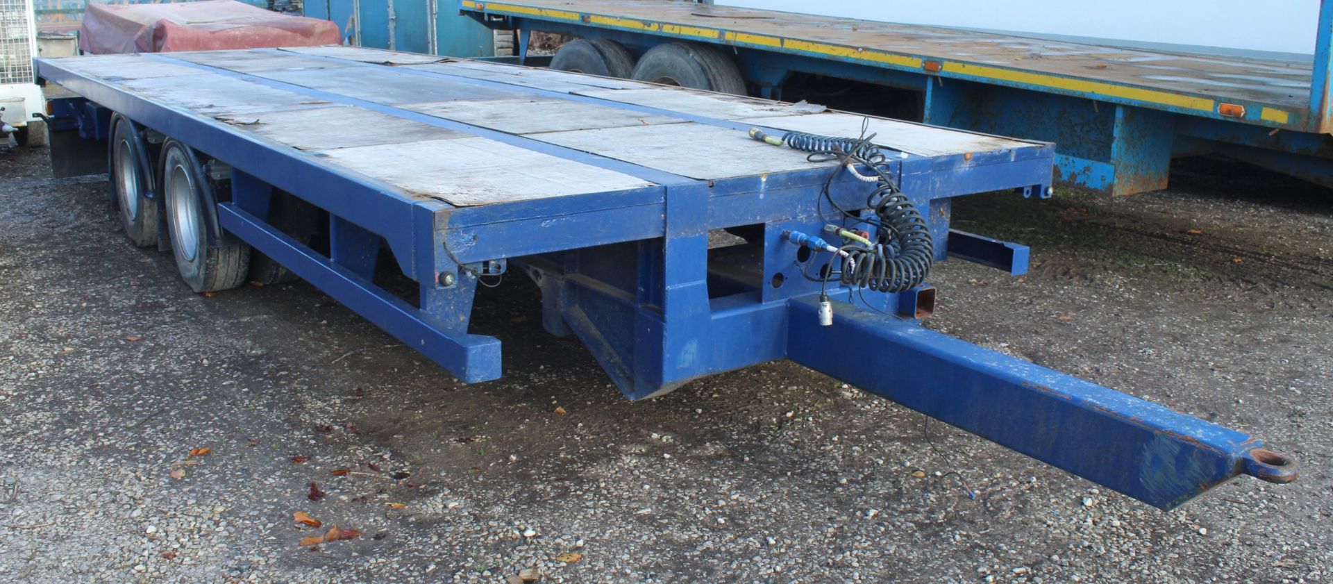 24' FLAT TRAILER ON AIR TWIN AXLE IDEAL FARM TRAILER OR ROAD LEGAL ...