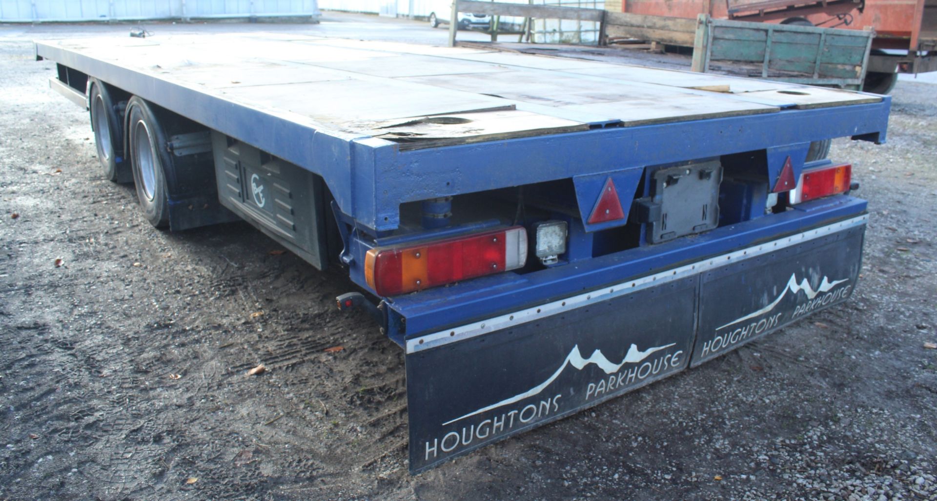24' FLAT TRAILER ON AIR TWIN AXLE IDEAL FARM TRAILER OR ROAD LEGAL ...
