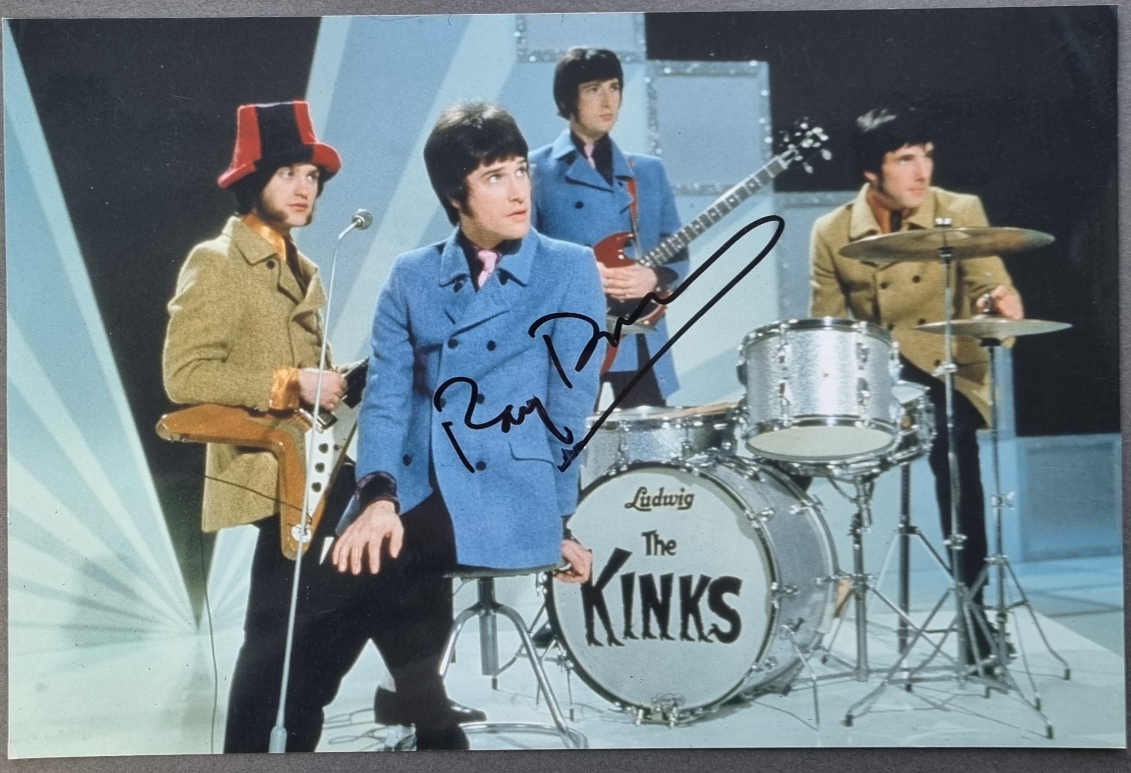 Ray Davis (The Kinks) signed photograph 8"x10". UK postage (tracked) £5 ...