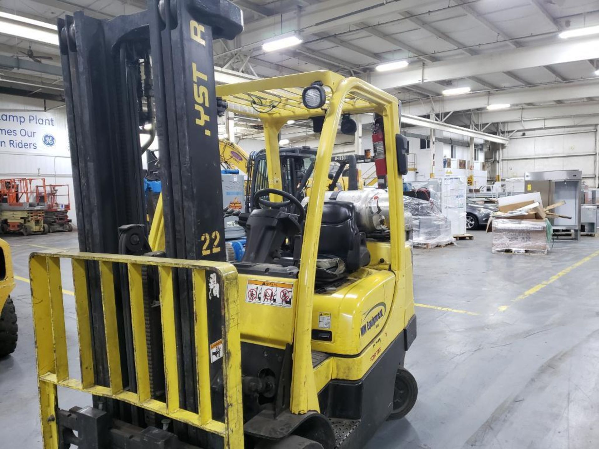 6000lb Hyster propane forklift. Model S60FT. Cushion tire. 187in triple ...